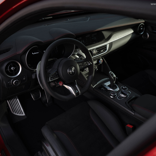 2026 Alfa Romeo Giulia Quadrifoglio Collezione First Look - DailyRevs