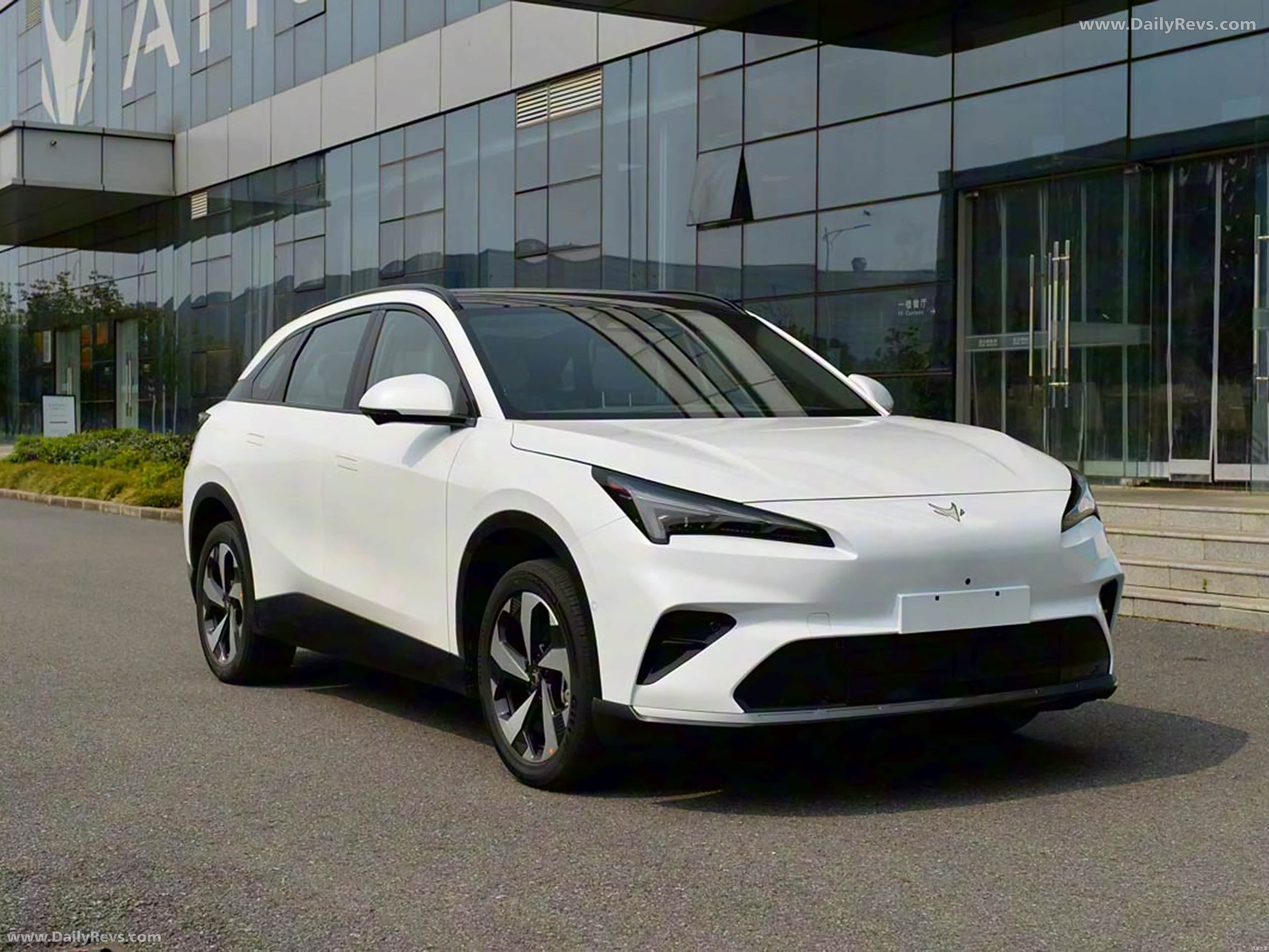 2026 Arcfox Alpha T5 EREV - More Range and Subtle Refinement - DailyRevs