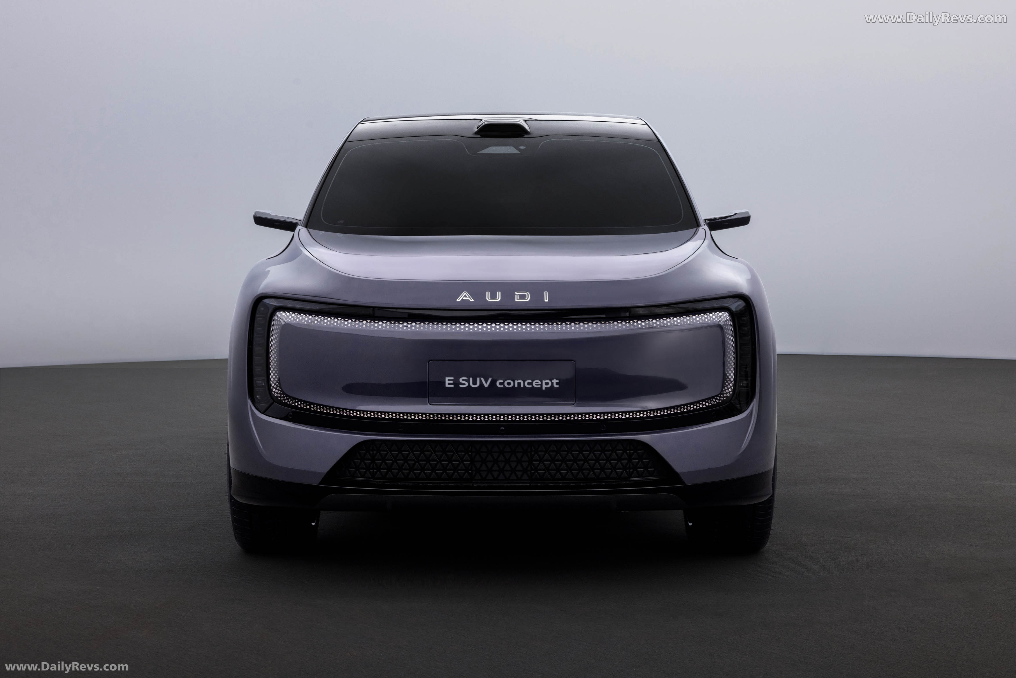 2025 Audi E-SUV Concept: Innovative Electric SUV Makes Its Debut in ...