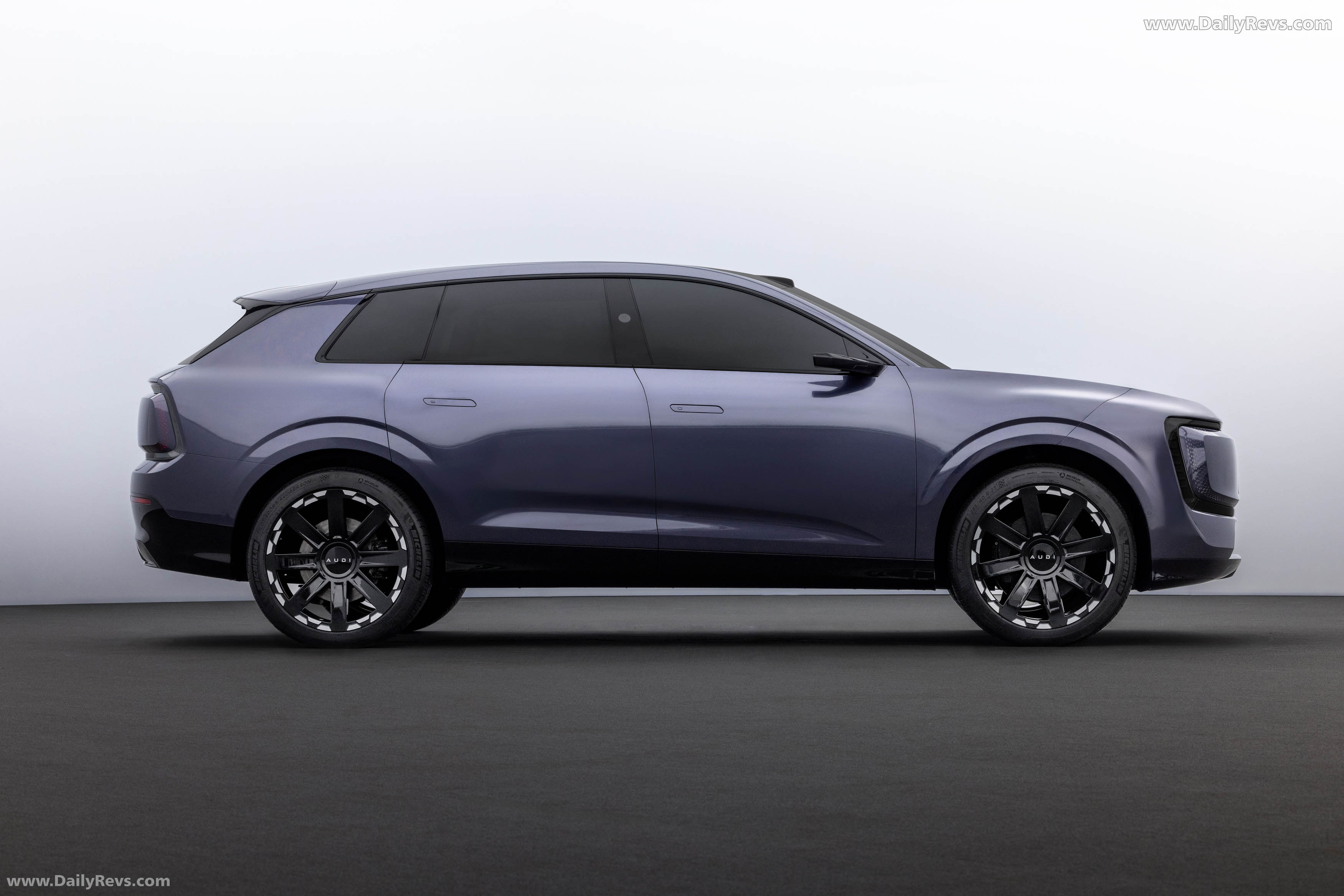 2025 Audi E-SUV Concept: Innovative Electric SUV Makes Its Debut in ...