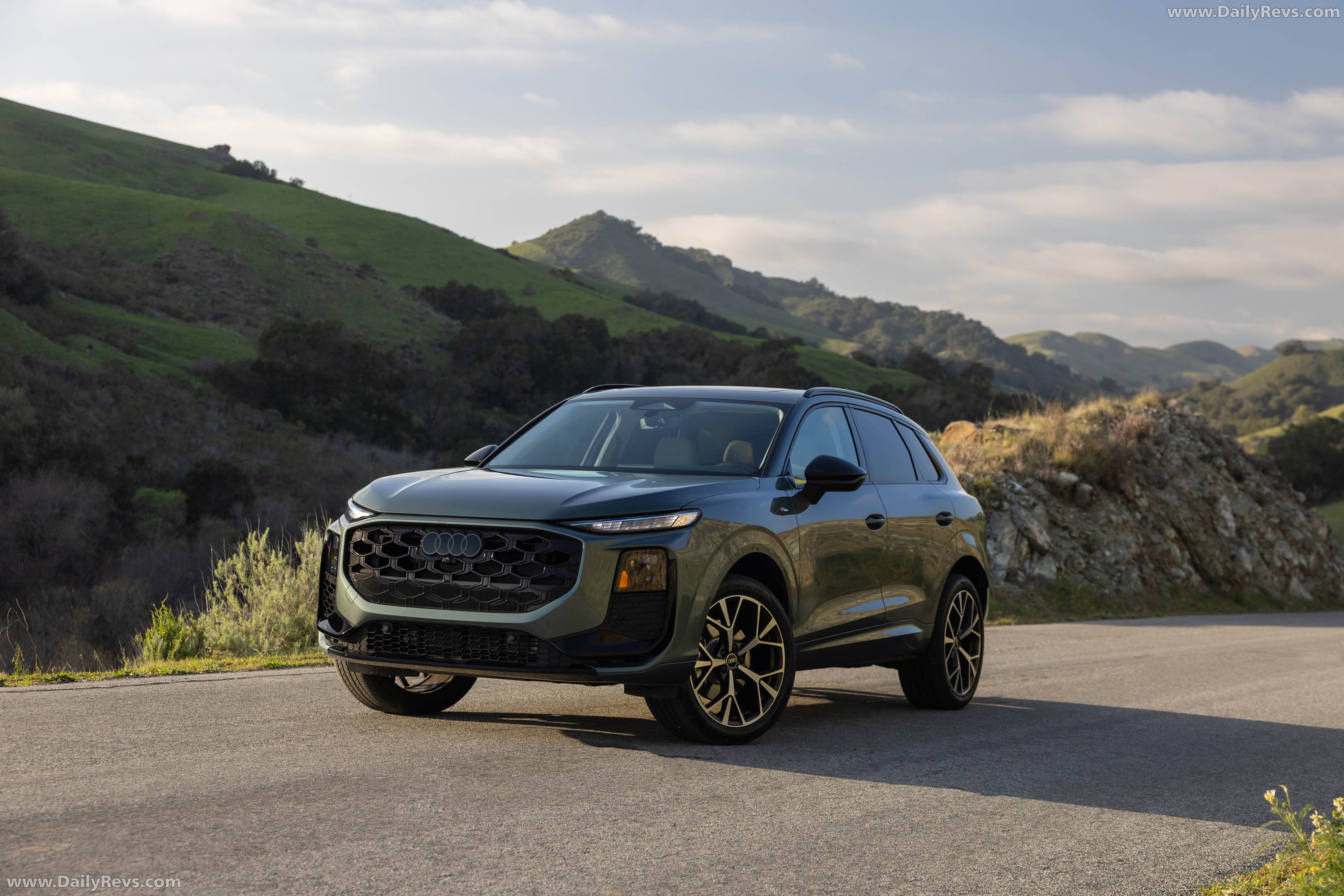 2026 Audi Q3 F3 - Audi Challenging the BMW X1 and Volvo XC40 - DailyRevs