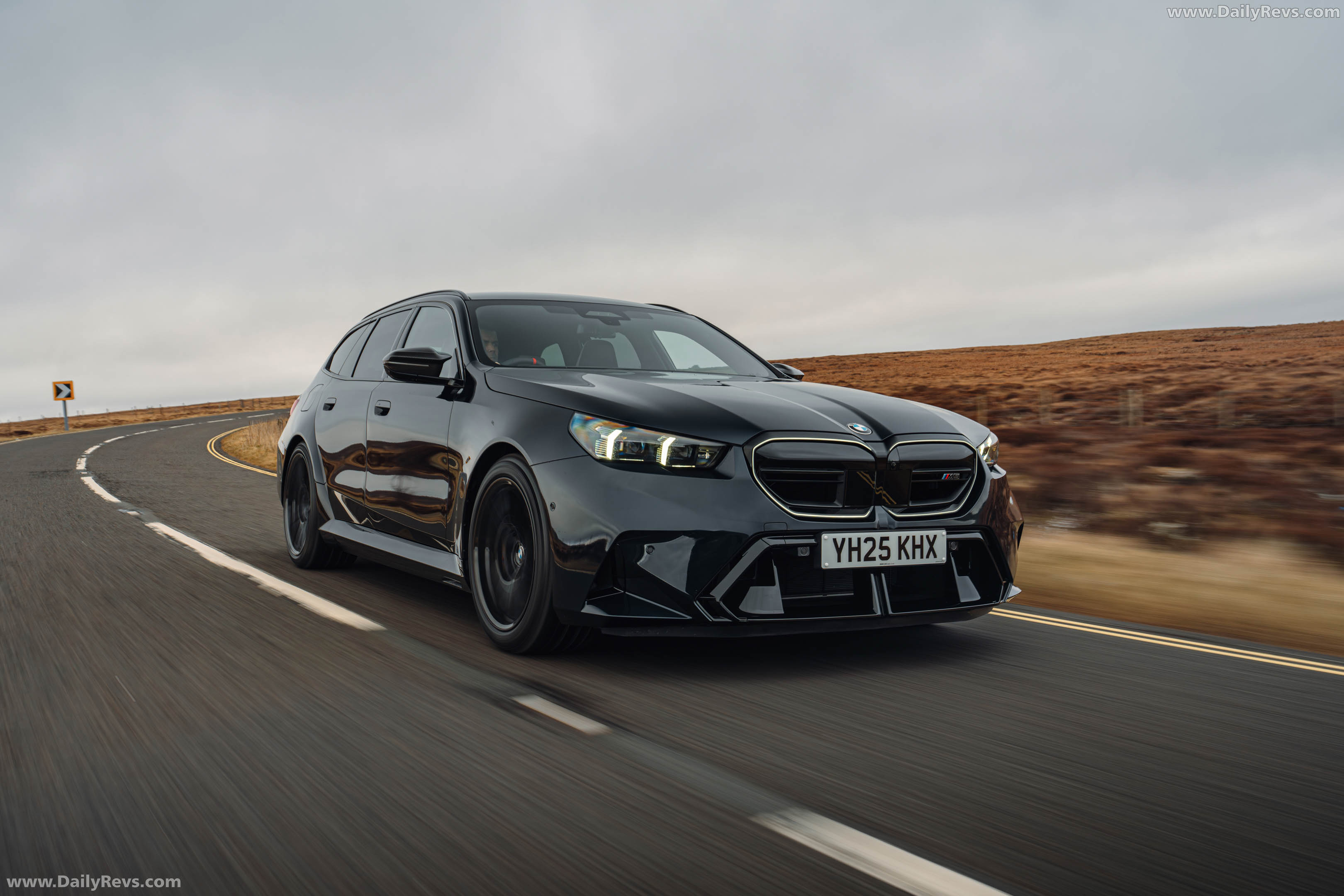 2025 BMW M5 Touring G99 UK Version Arrives - DailyRevs