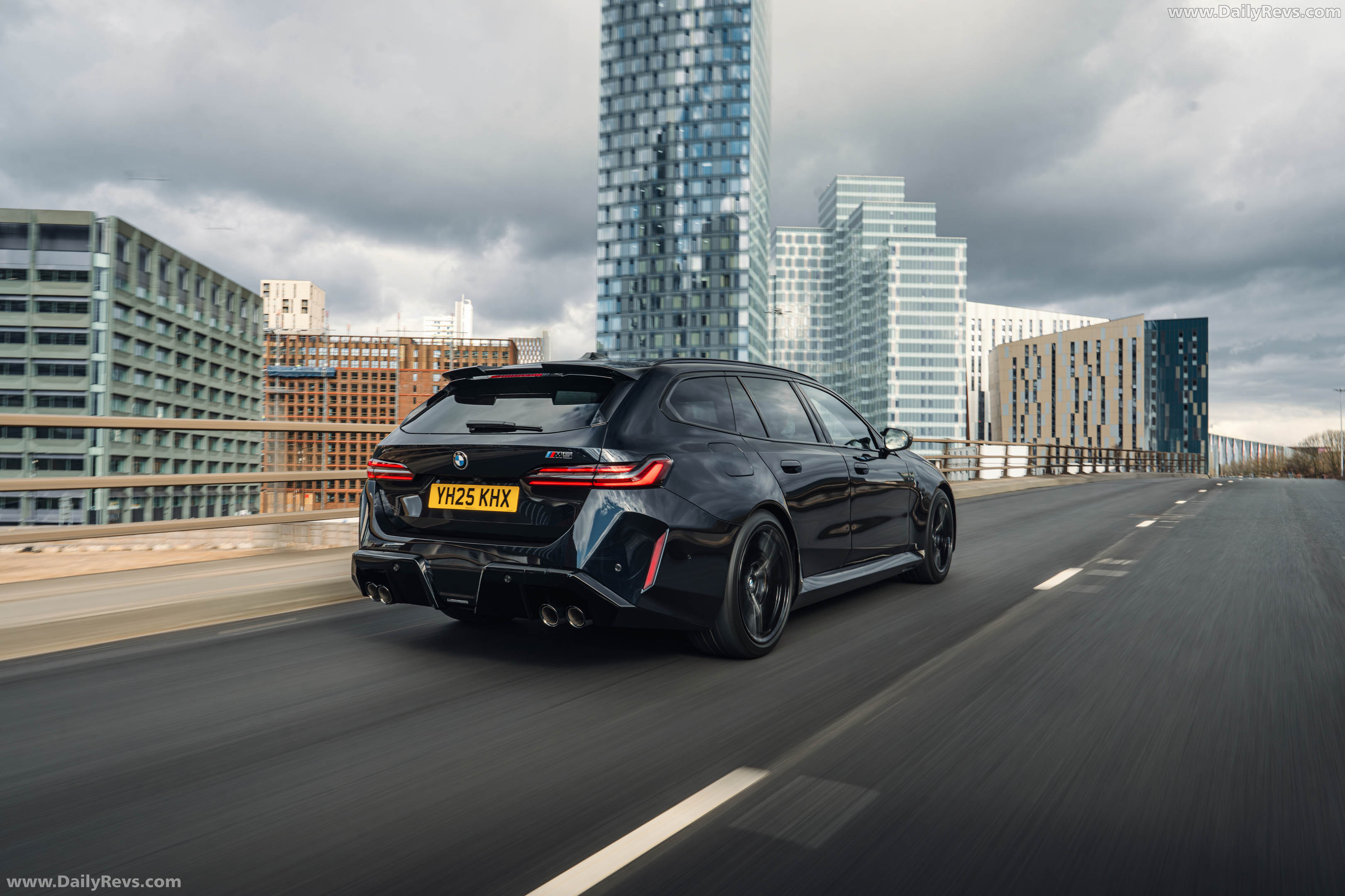 2025 BMW M5 Touring G99 UK Version Arrives - DailyRevs