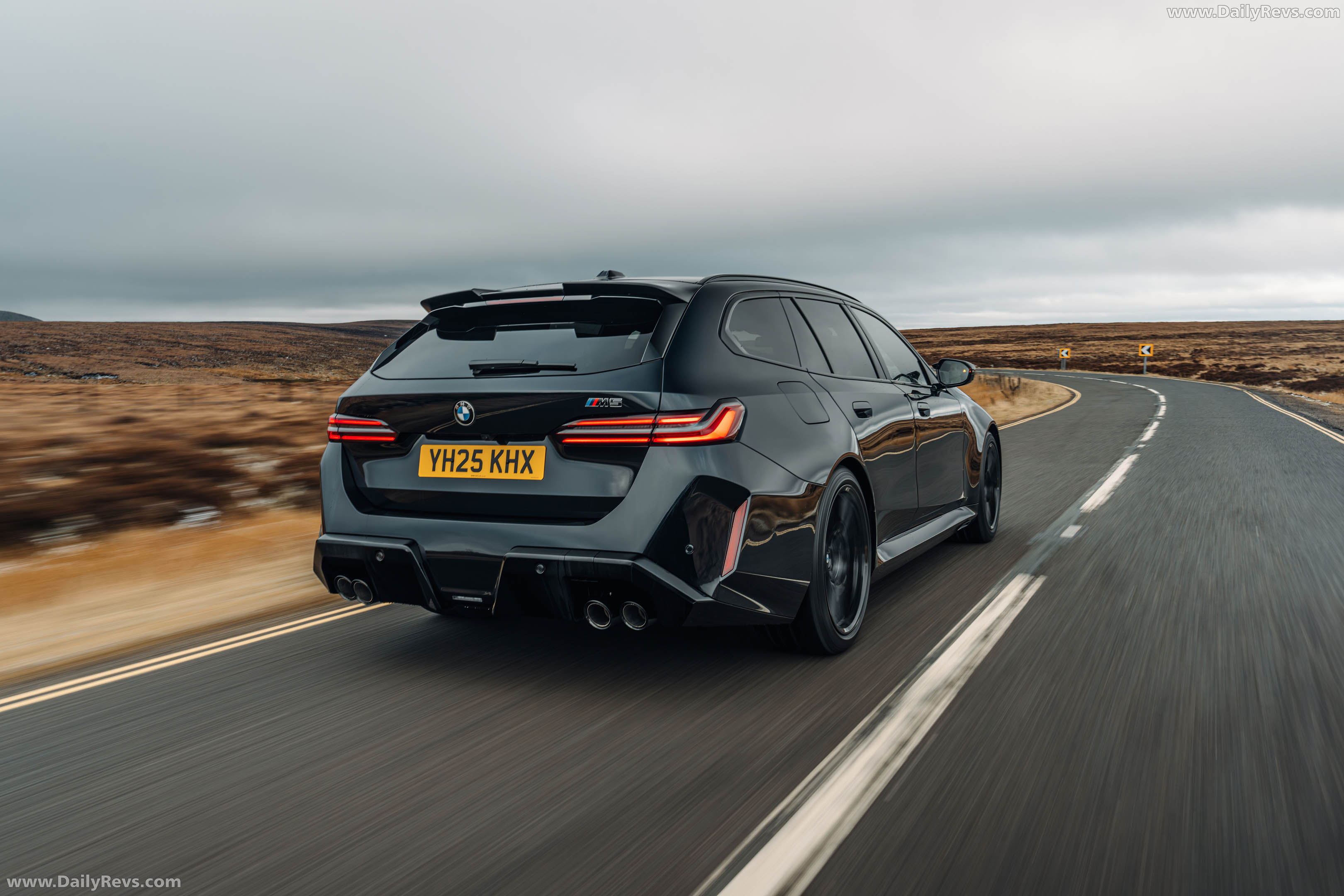 2025 BMW M5 Touring G99 UK Version Arrives - DailyRevs