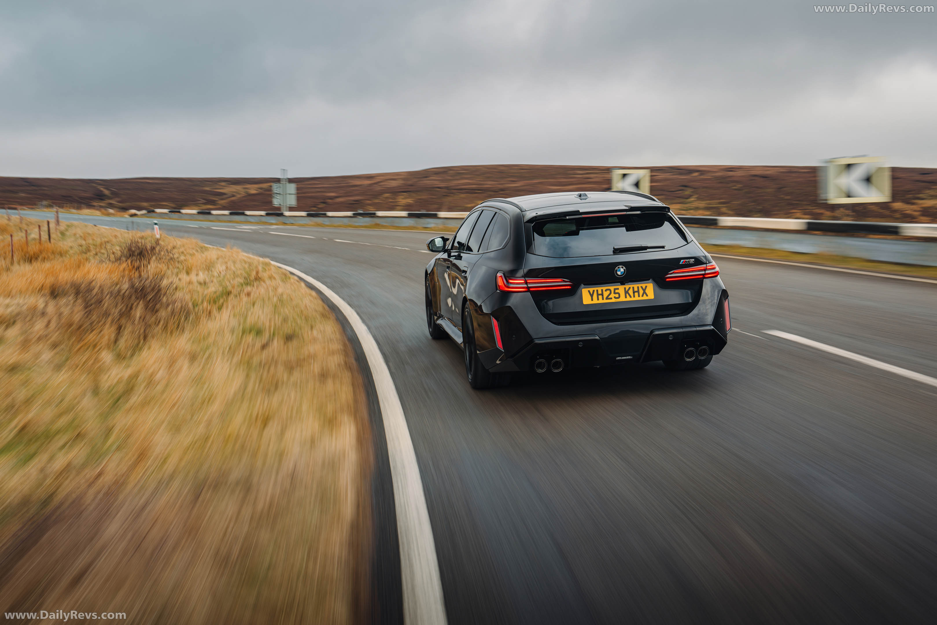2025 BMW M5 Touring G99 UK Version Arrives - DailyRevs