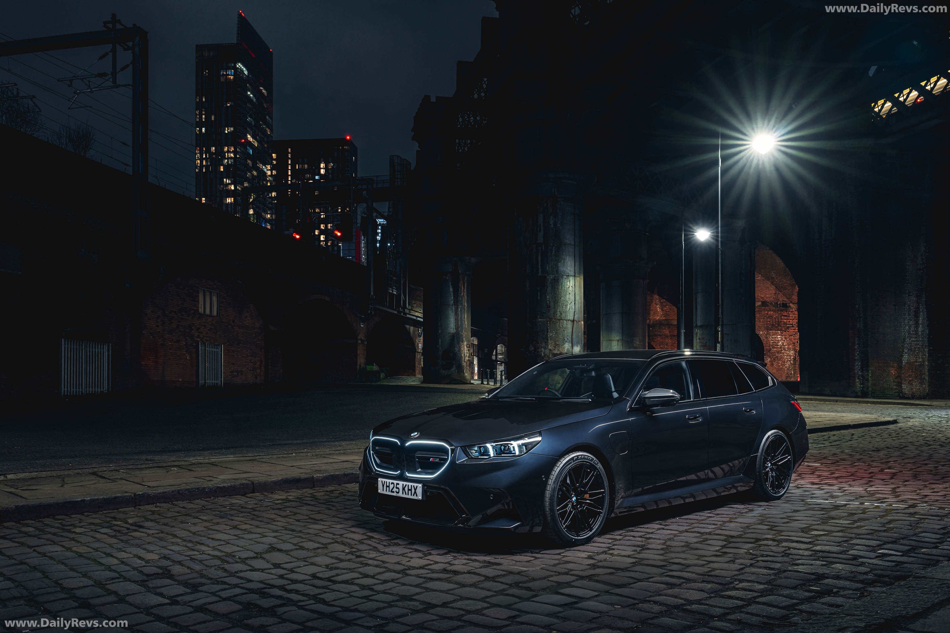 2025 BMW M5 Touring G99 UK Version Arrives - DailyRevs