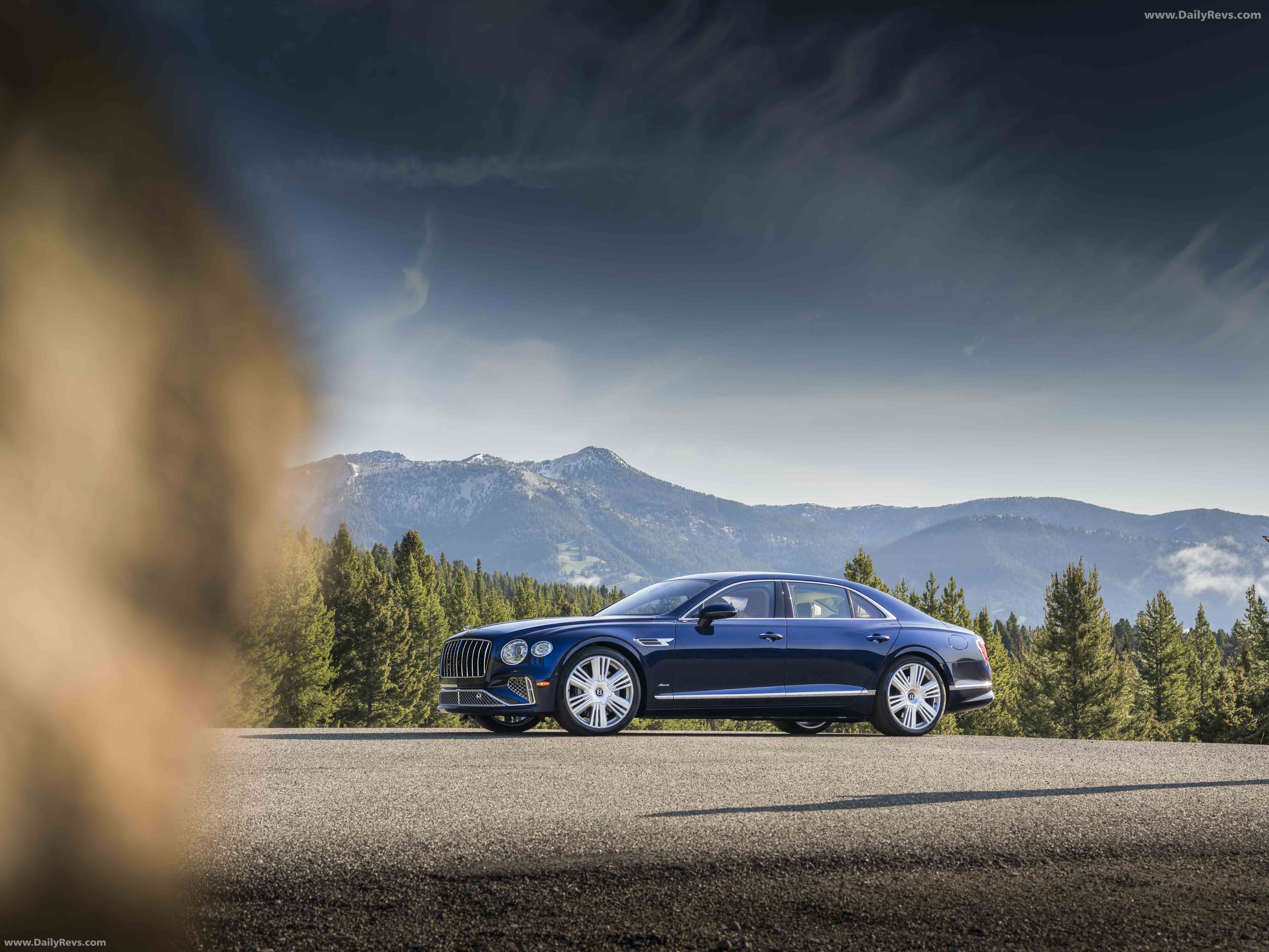2025 Bentley Flying Spur Azure - Luxury For Those Who Don’t Shout ...