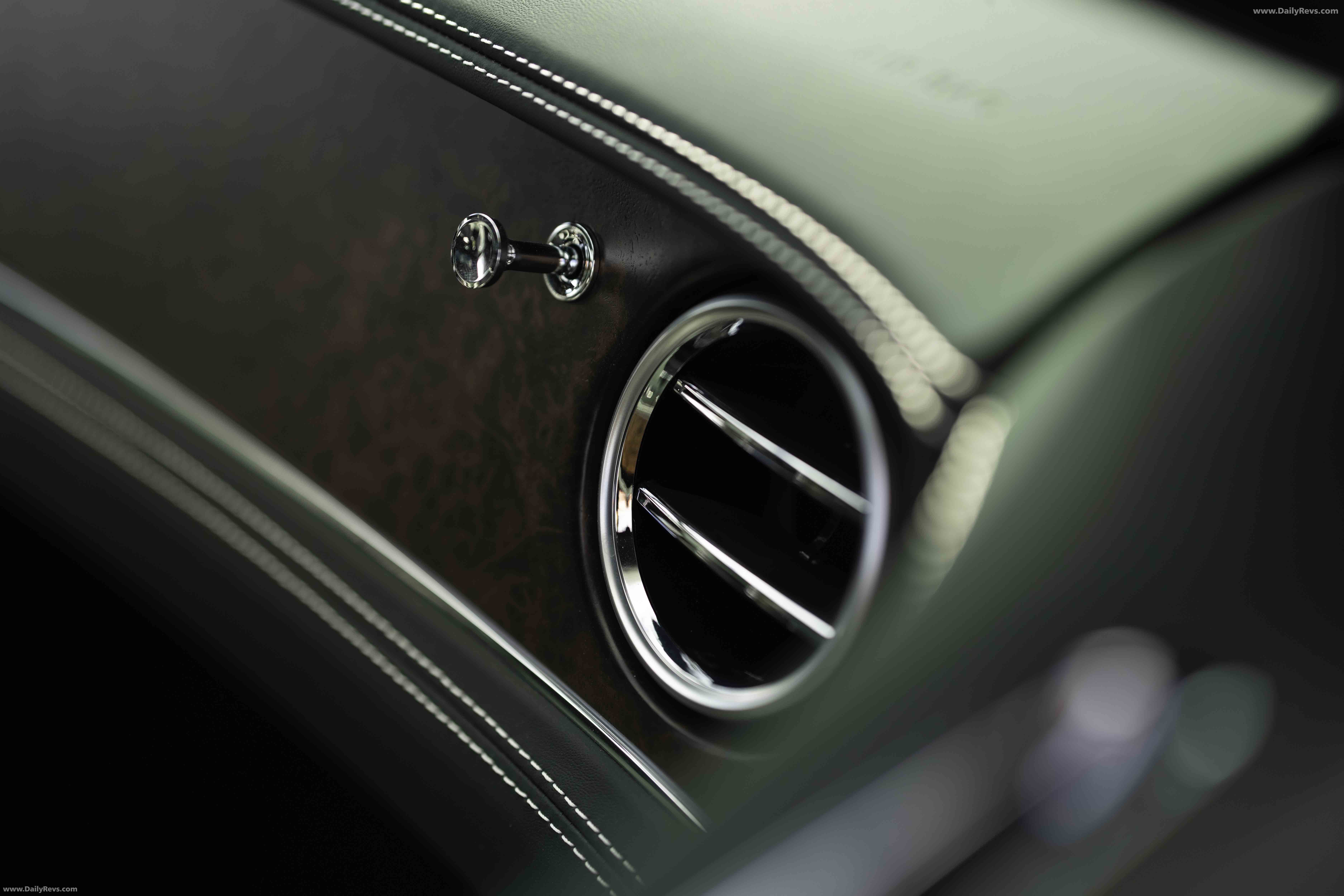 2025 Bentley Flying Spur Cumbarian Green - Bentley Enters the Hybrid ...