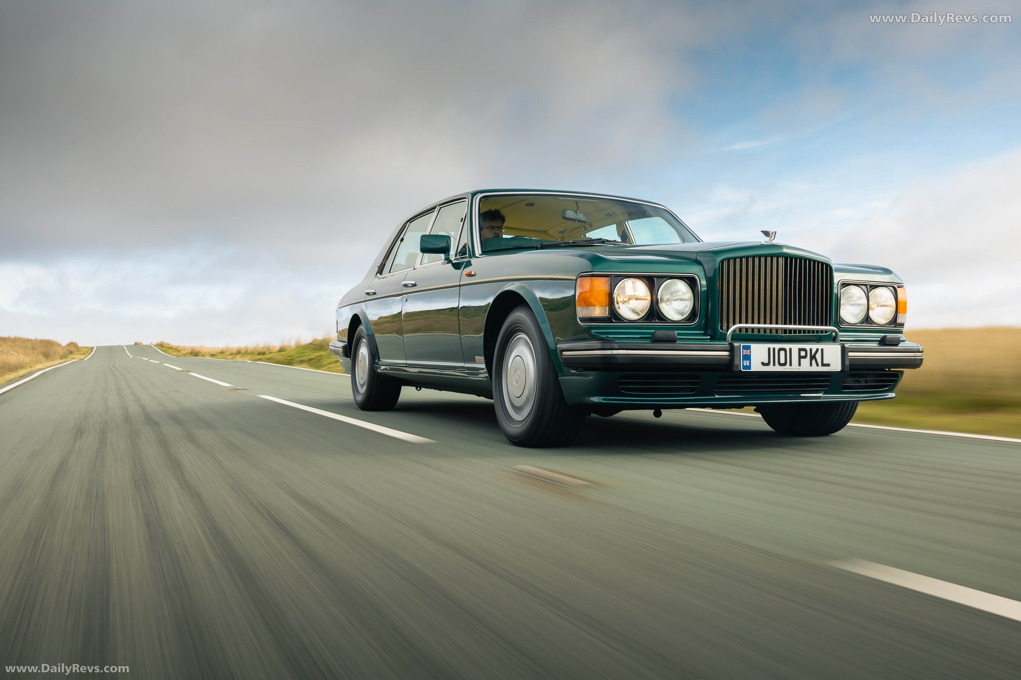 1991 Bentley Turbo R - A Classic in Performance Luxury - DailyRevs