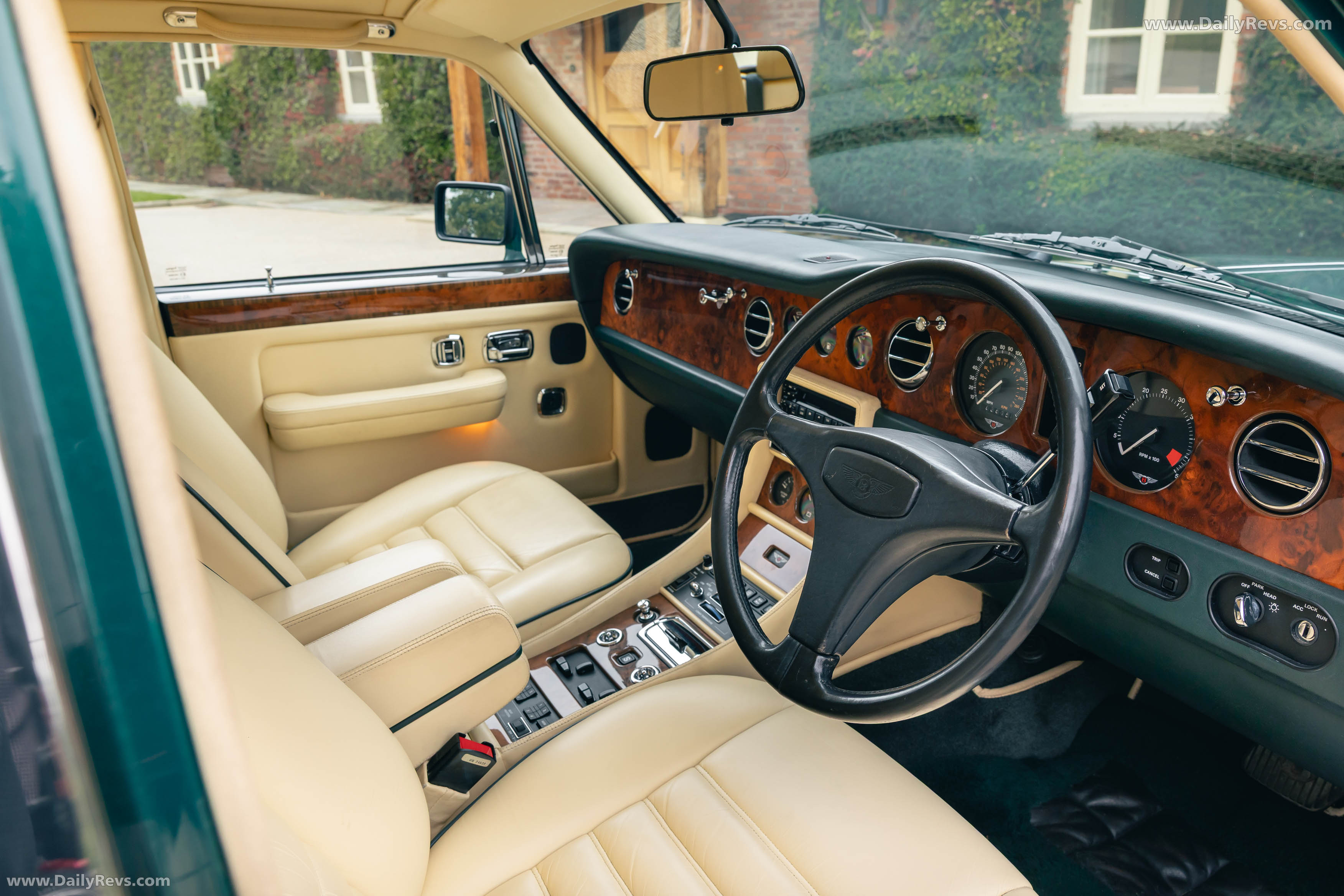 1991 Bentley Turbo R - A Classic in Performance Luxury - DailyRevs