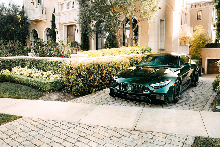 2026 Brabus Rocket GTS Mean Green - An Exposed-Carbon Shooting-Brake ...