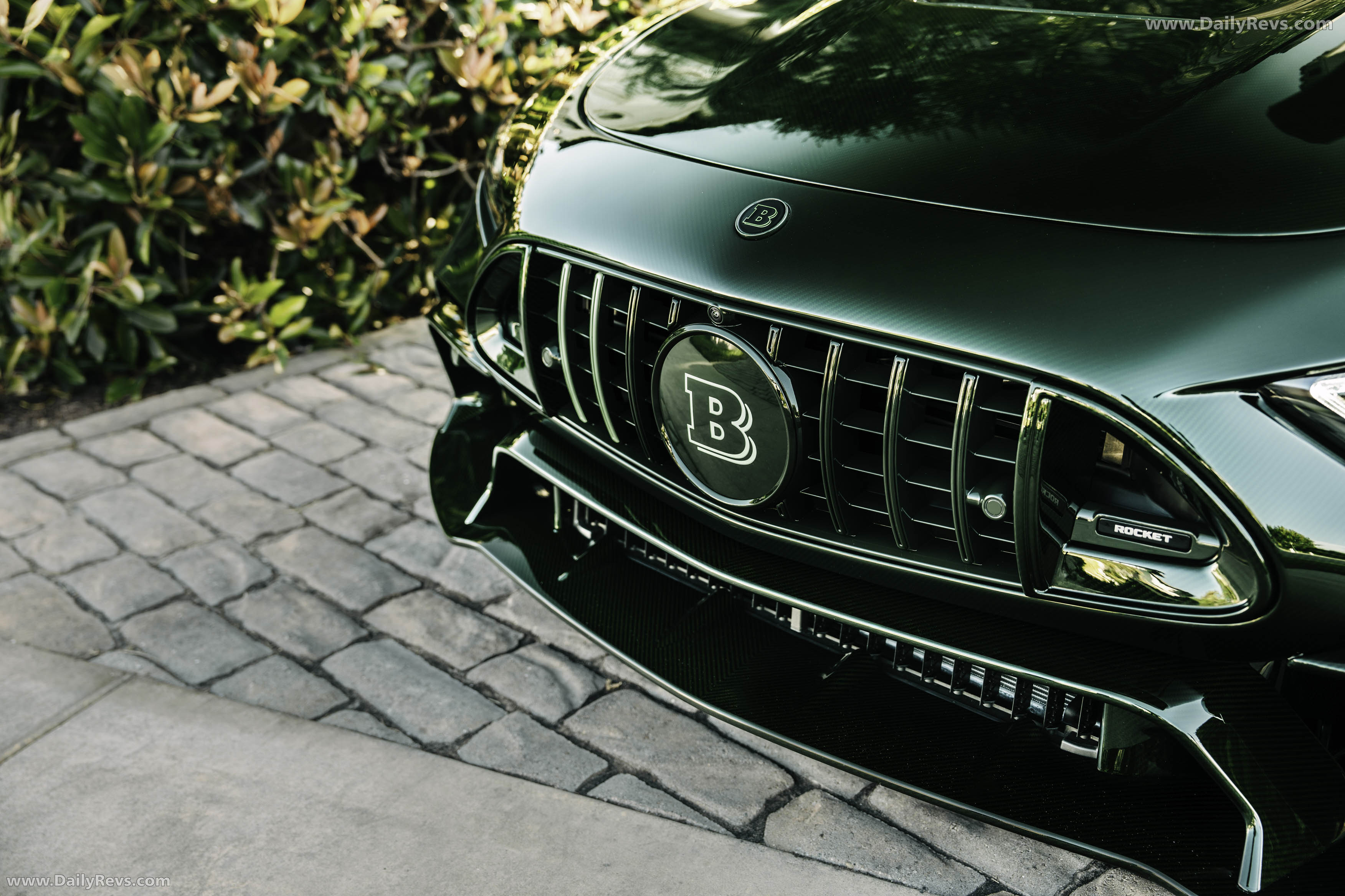 2026 Brabus Rocket GTS Mean Green - An Exposed-Carbon Shooting-Brake ...