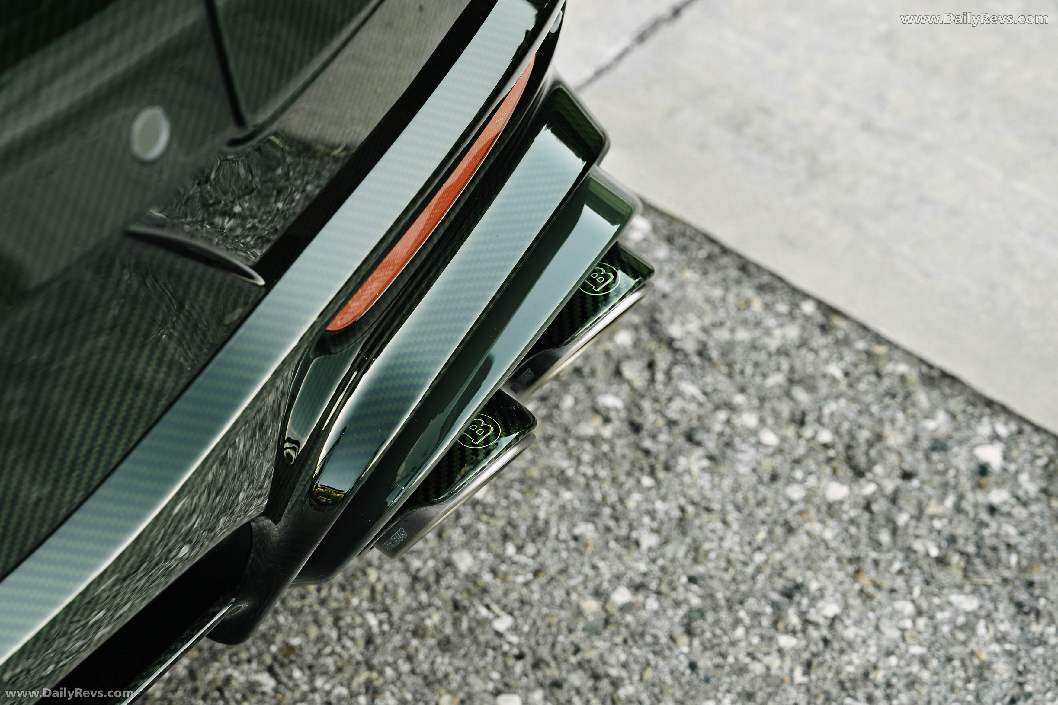 2026 Brabus Rocket GTS Mean Green - An Exposed-Carbon Shooting-Brake ...