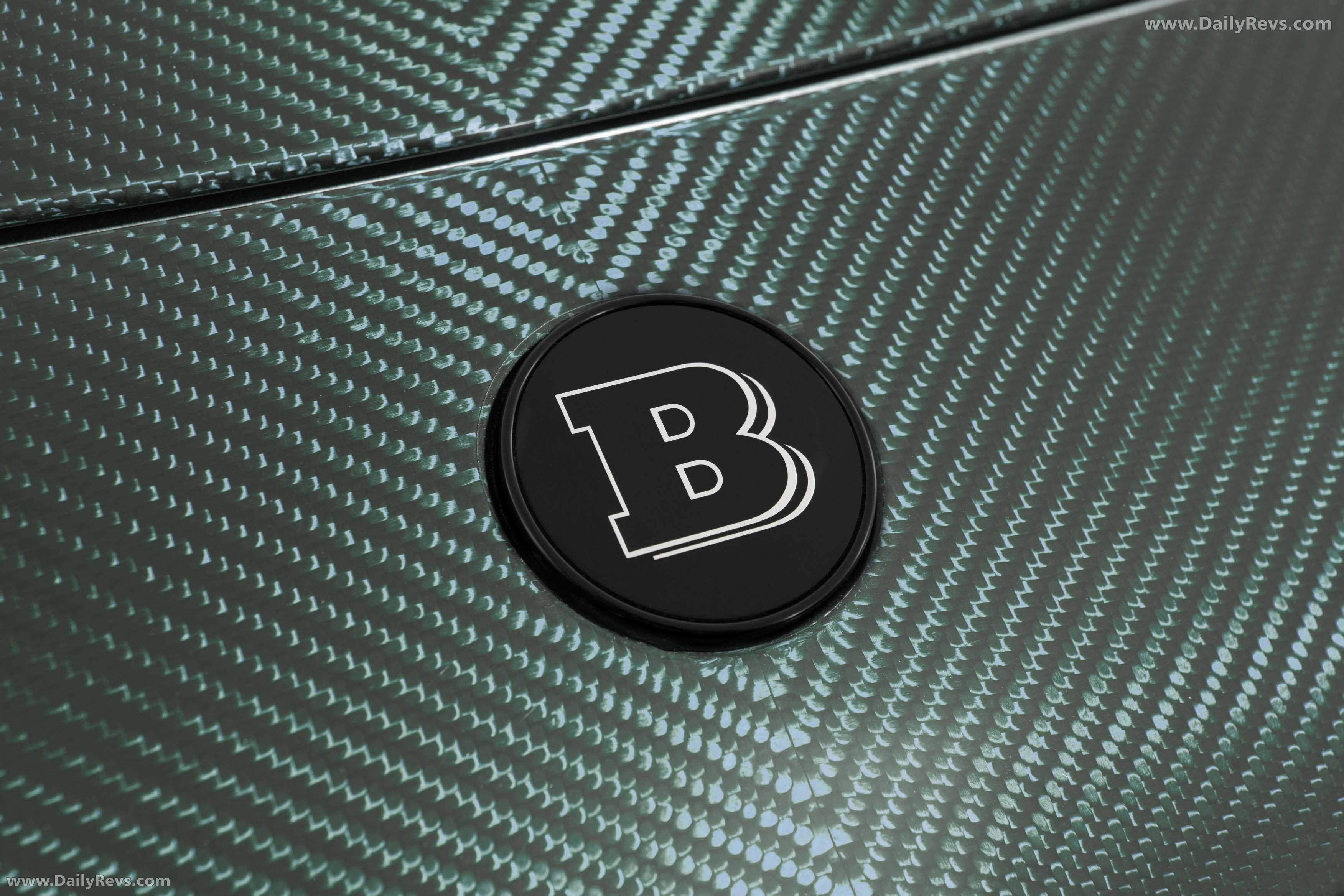 2026 Brabus Rocket GTS Mean Green - An Exposed-Carbon Shooting-Brake ...