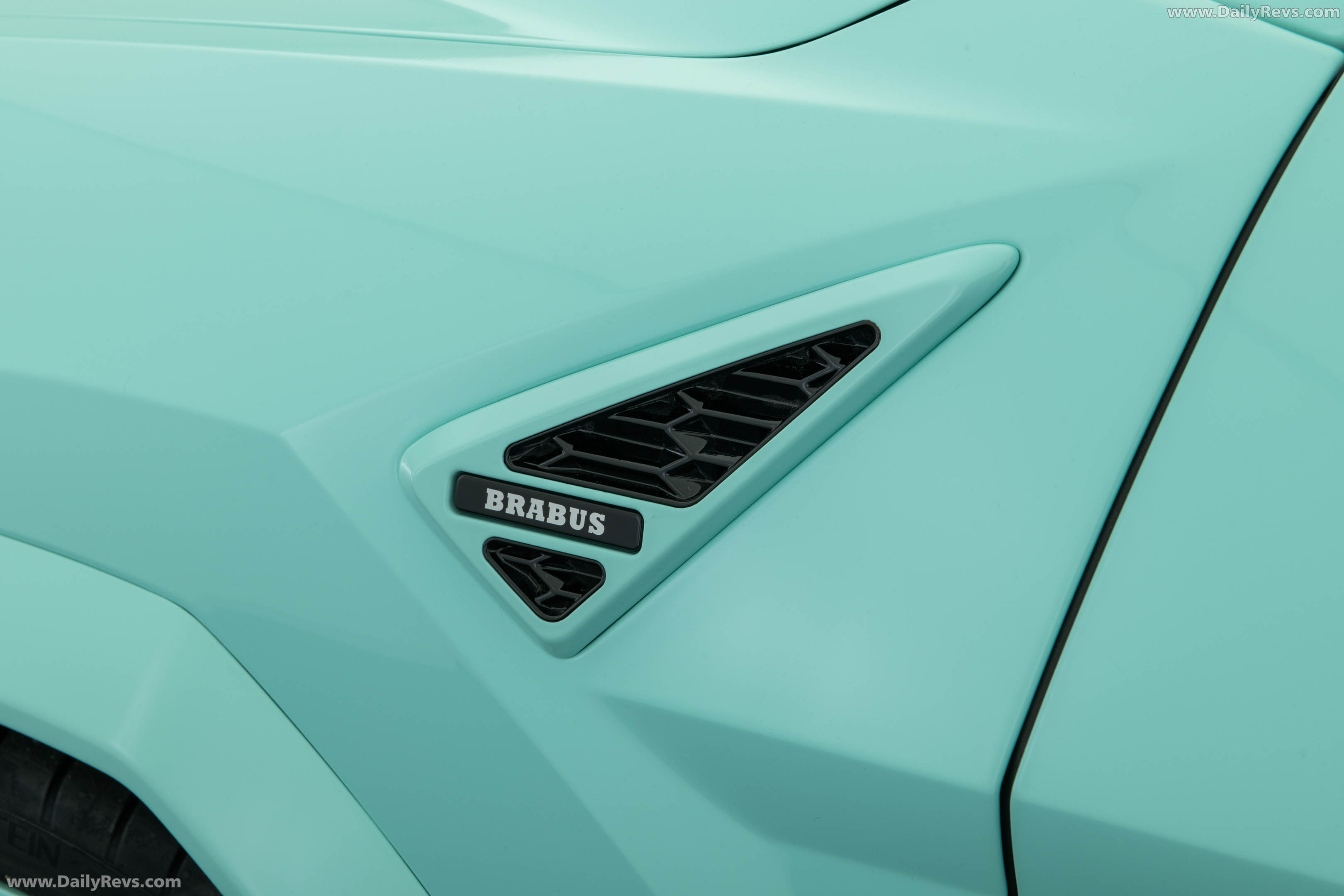 2026 Brabus 900 Urus SE Pushes the Hybrid SUV to Extremes - DailyRevs