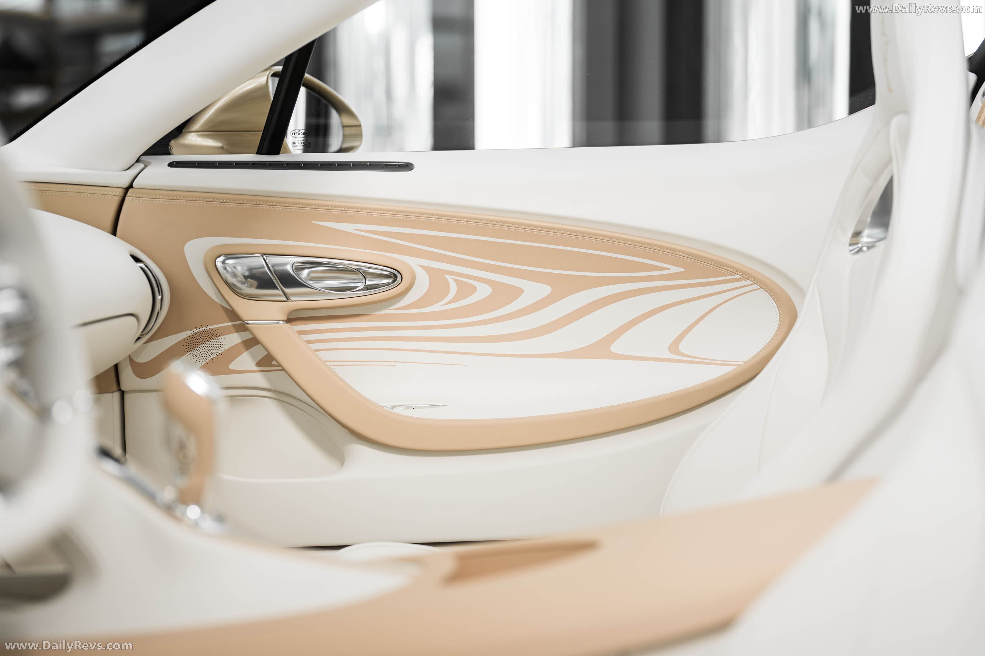 2026 Bugatti W16 Mistral La Perle Rare - An open-top masterpiece shaped ...