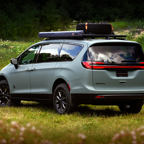 2025 Chrysler Pacifica Grizzly Peak Concept - Off‑Road–Oriented Minivan ...