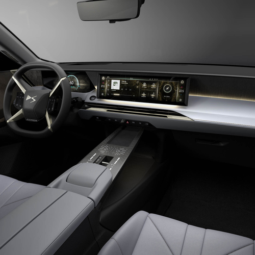 DS N° 7, First Class SUV, The Art of Travel - DailyRevs