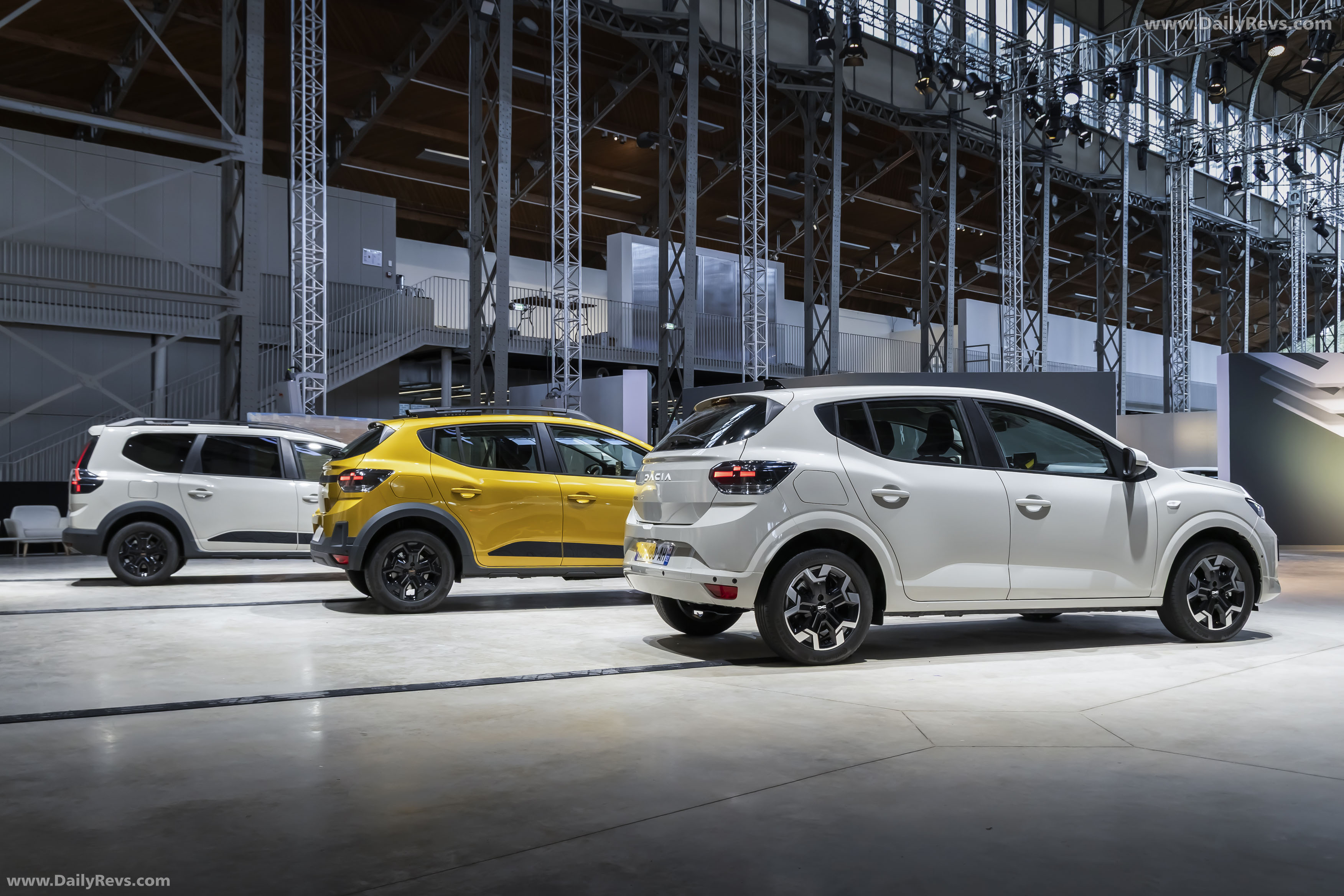 2025 Dacia Jogger - Evolves the Family Formula - DailyRevs