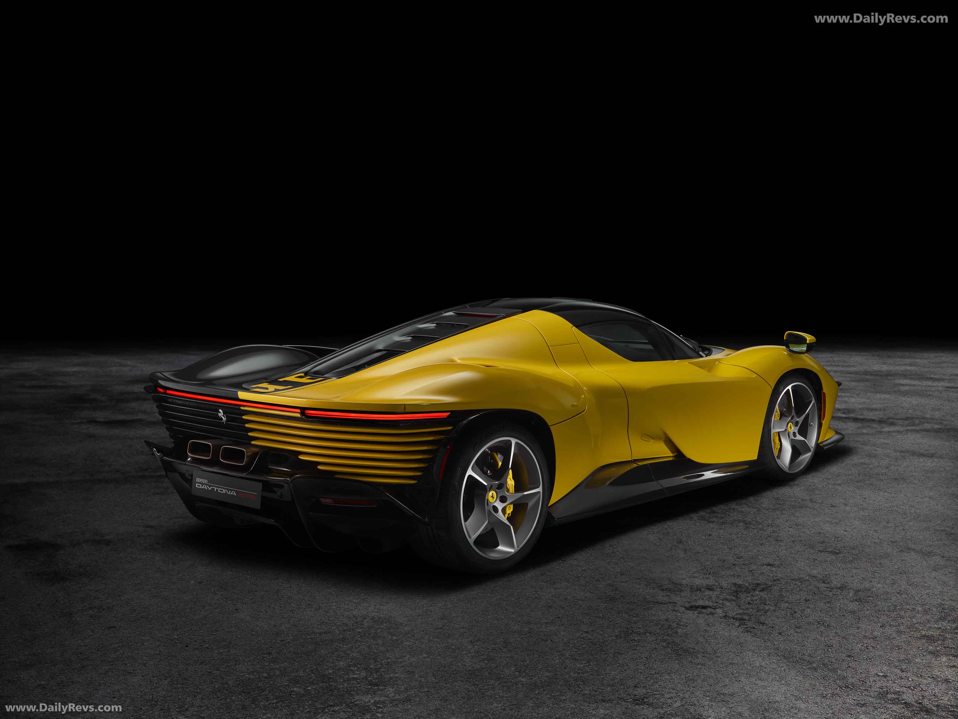 2026 Ferrari Daytona SP3 Tailor Made - Featuring Retro Racing Livery ...