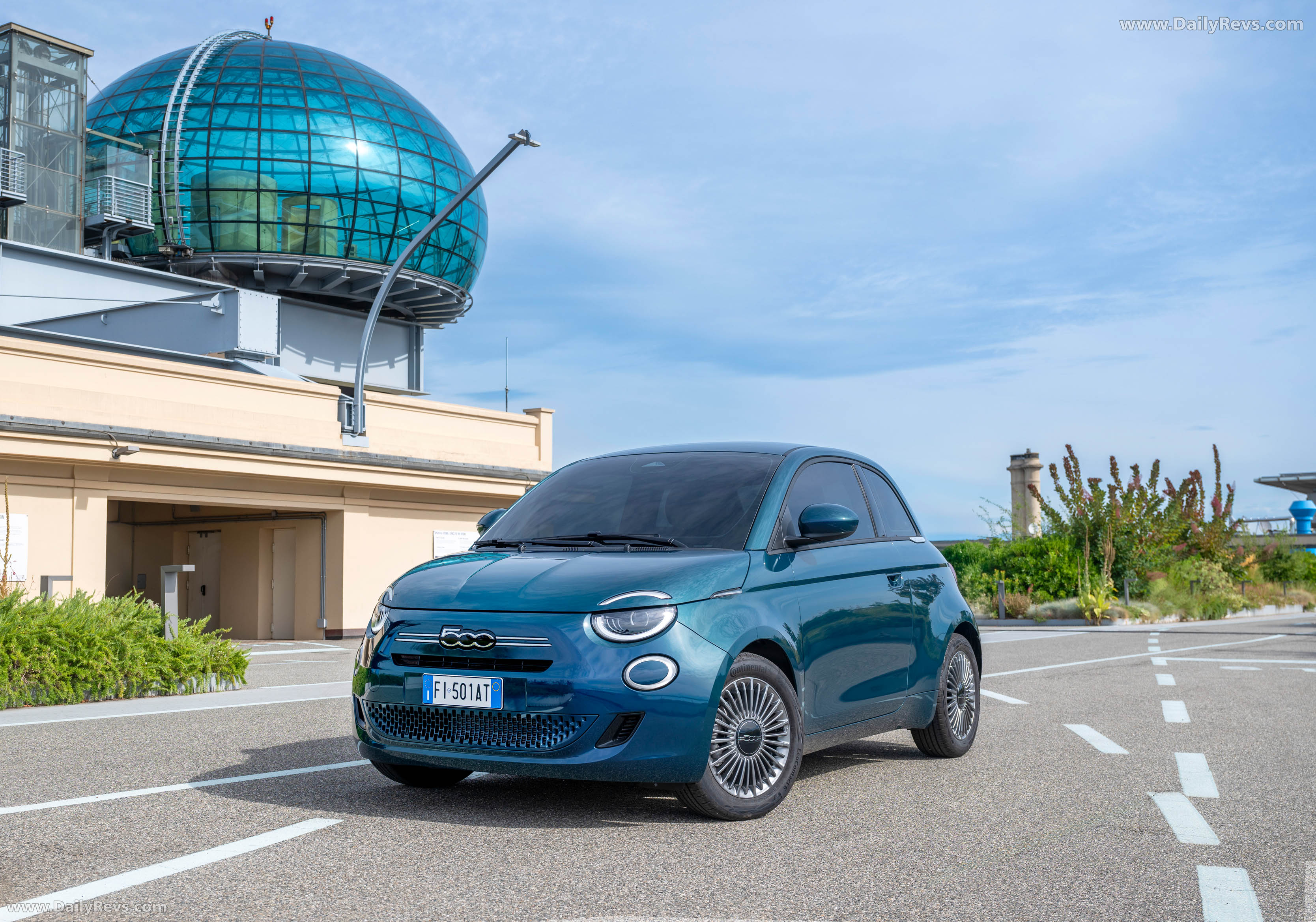 2026 Fiat 500 Hybrid ICON Review | Design, Features, Comfort, Pricing ...