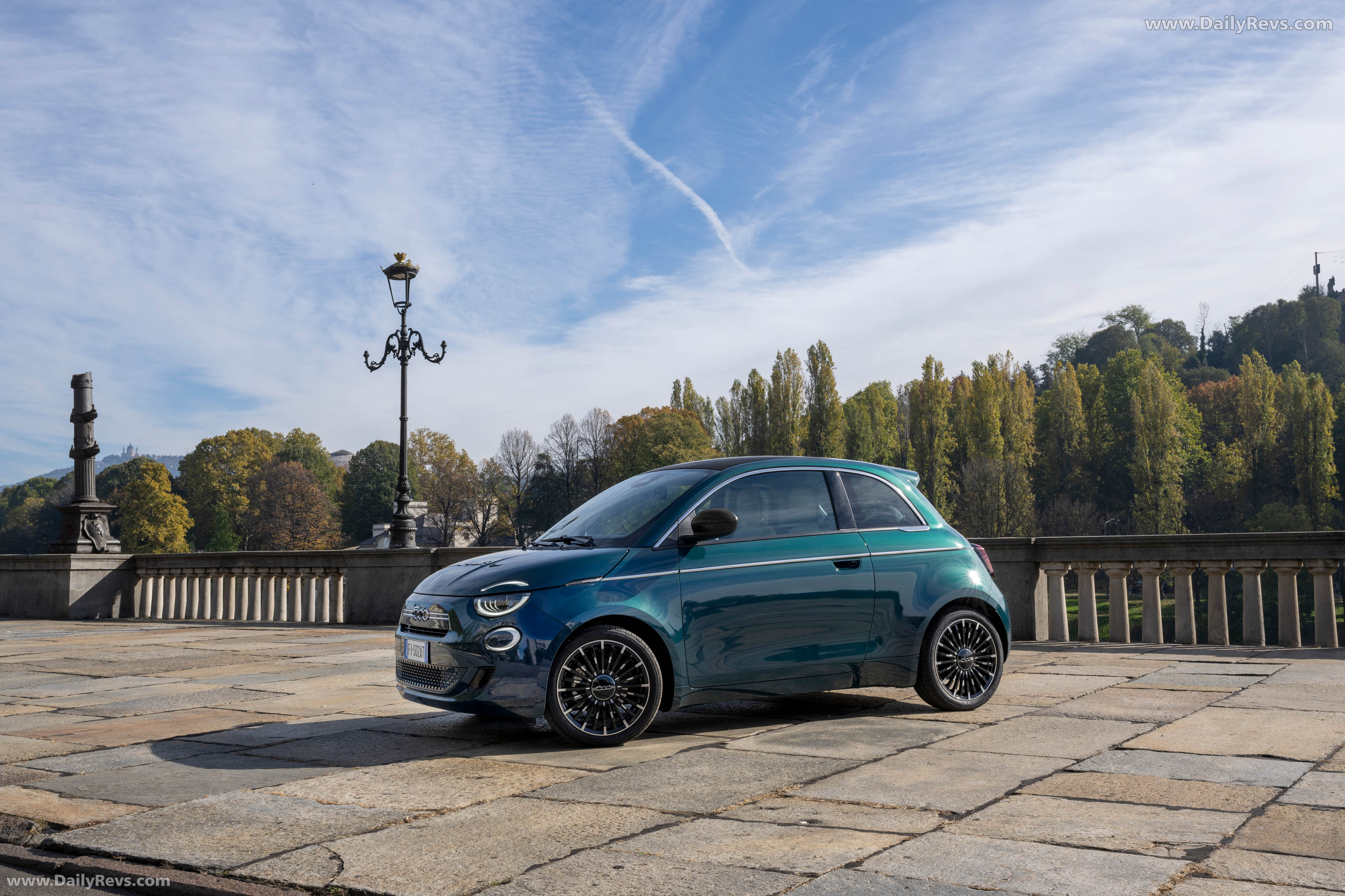 Spannende Fiat 500 Hybrif Bilder