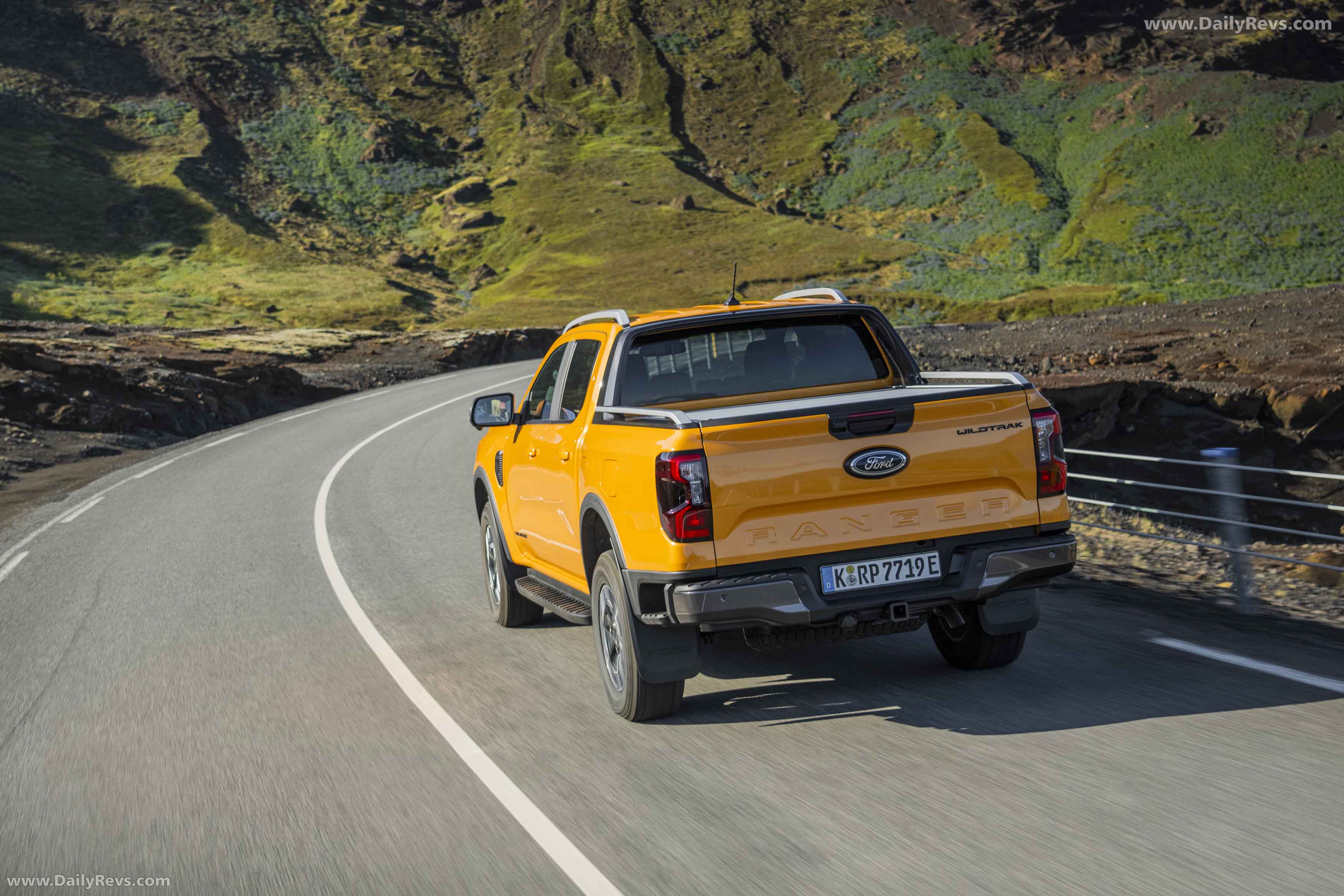 2025 Ford Ranger PHEV Wildtrak - Ford Adds Plug-In Power Without ...