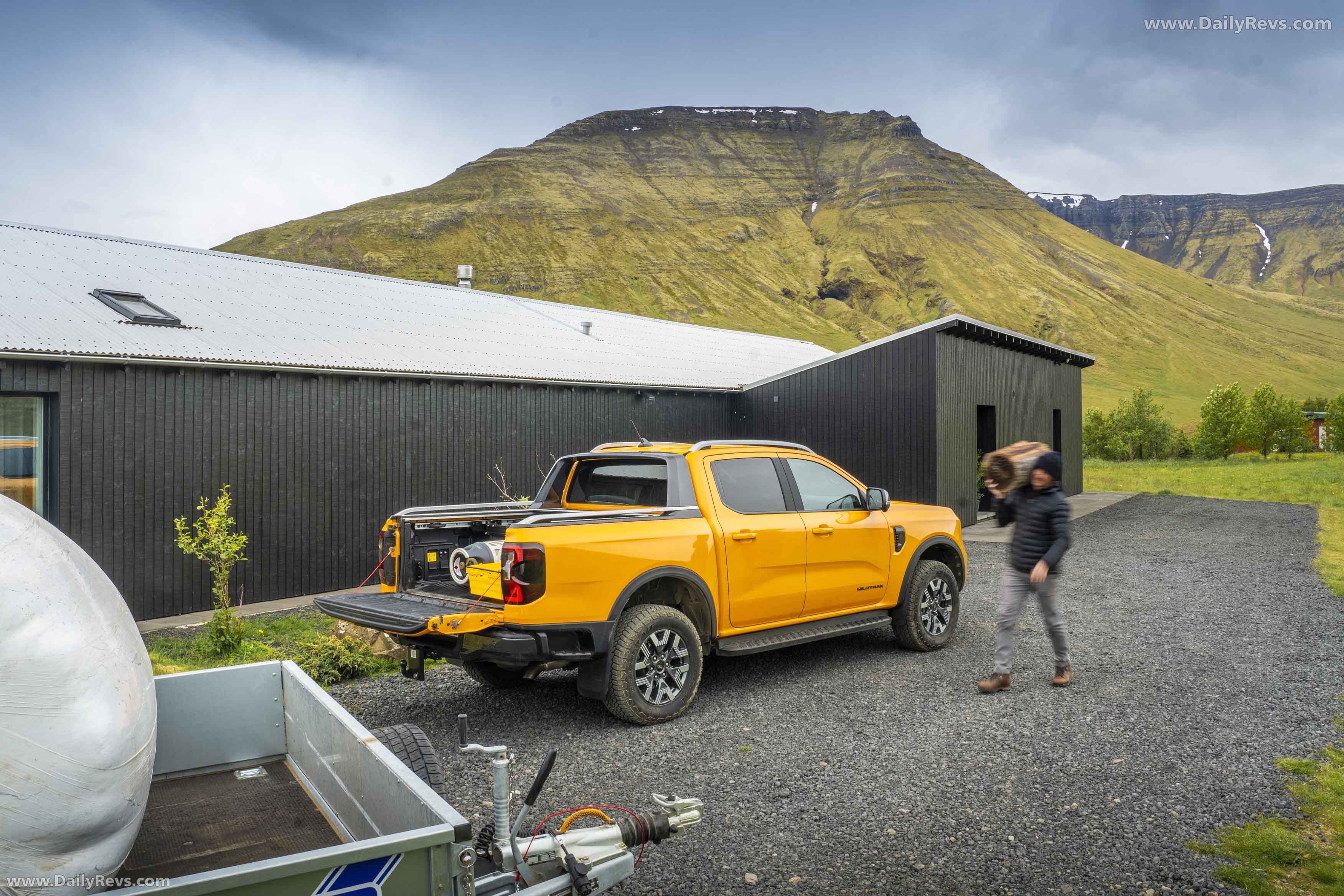 2025 Ford Ranger PHEV Wildtrak - Ford Adds Plug-In Power Without ...