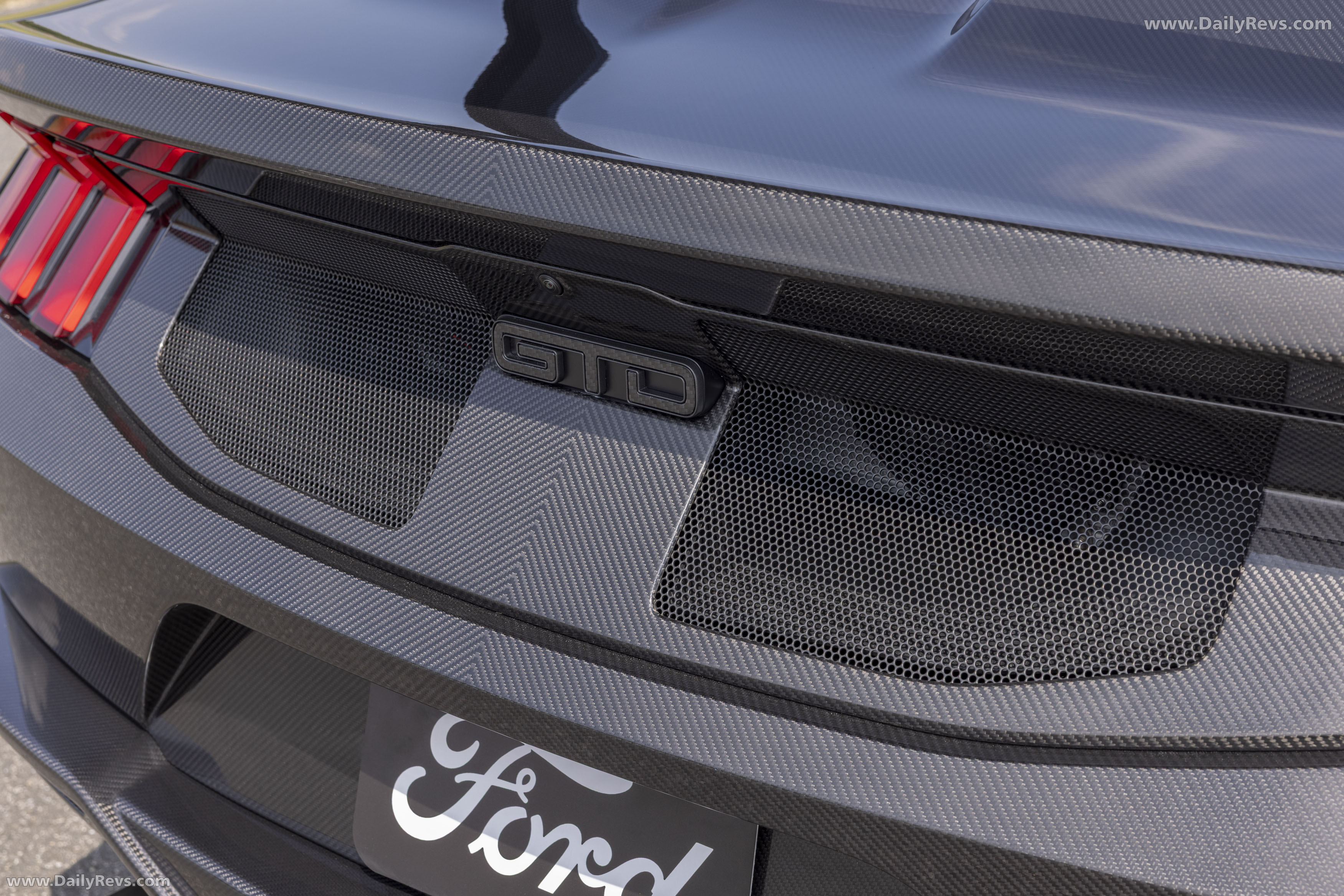 2026 Ford Mustang GTD Liquid Carbon - Ford Strips Down to Performance ...