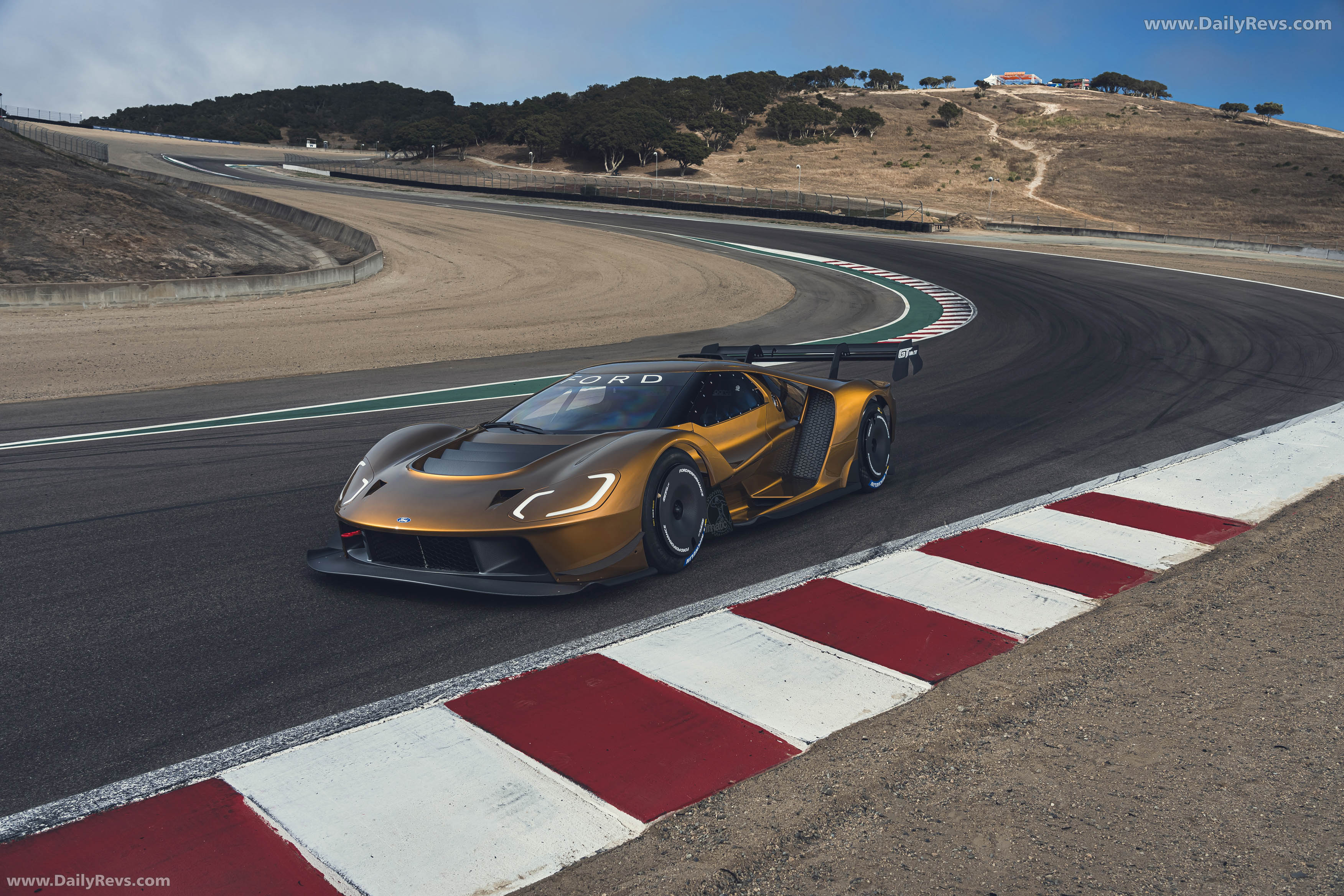 2025 Ford GT Mk IV - Ultimate Track-Only Supercar - DailyRevs