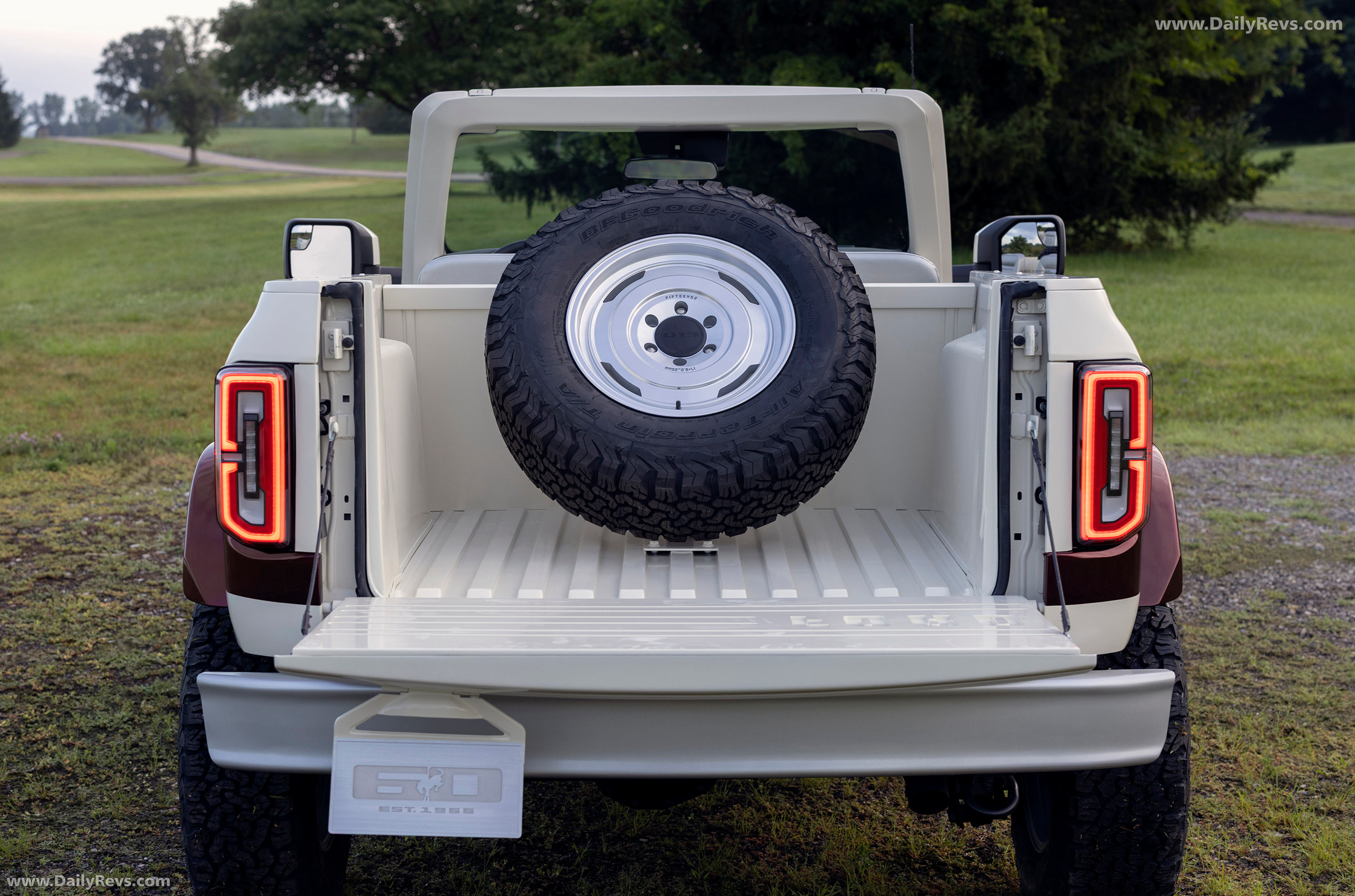 2025 Ford Bronco Roadster Concept - Ford Reimagines The 1966 U13 ...
