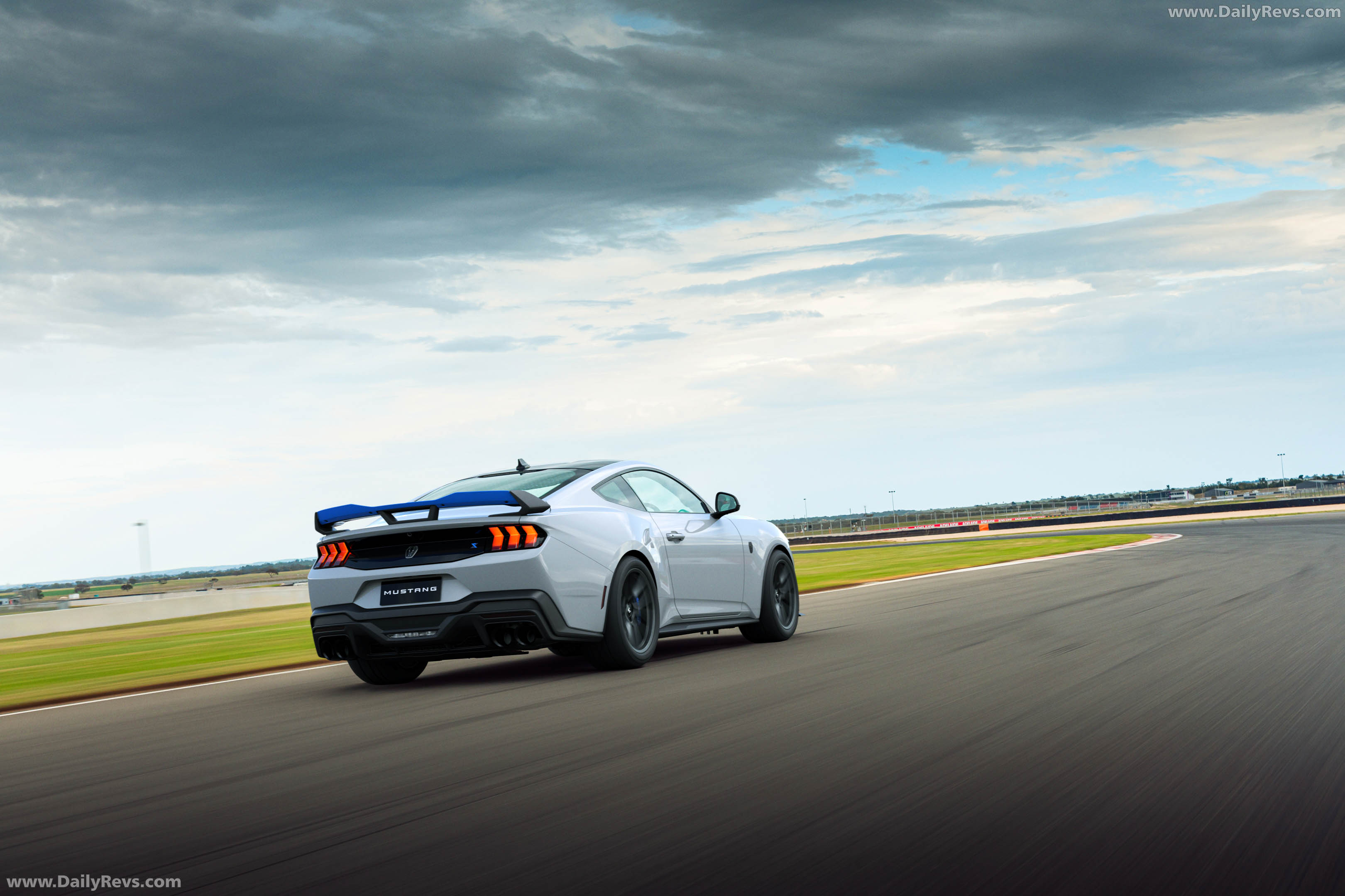 Ford unveils exclusive Triple Eight collaboration T8-Spec Pack - DailyRevs