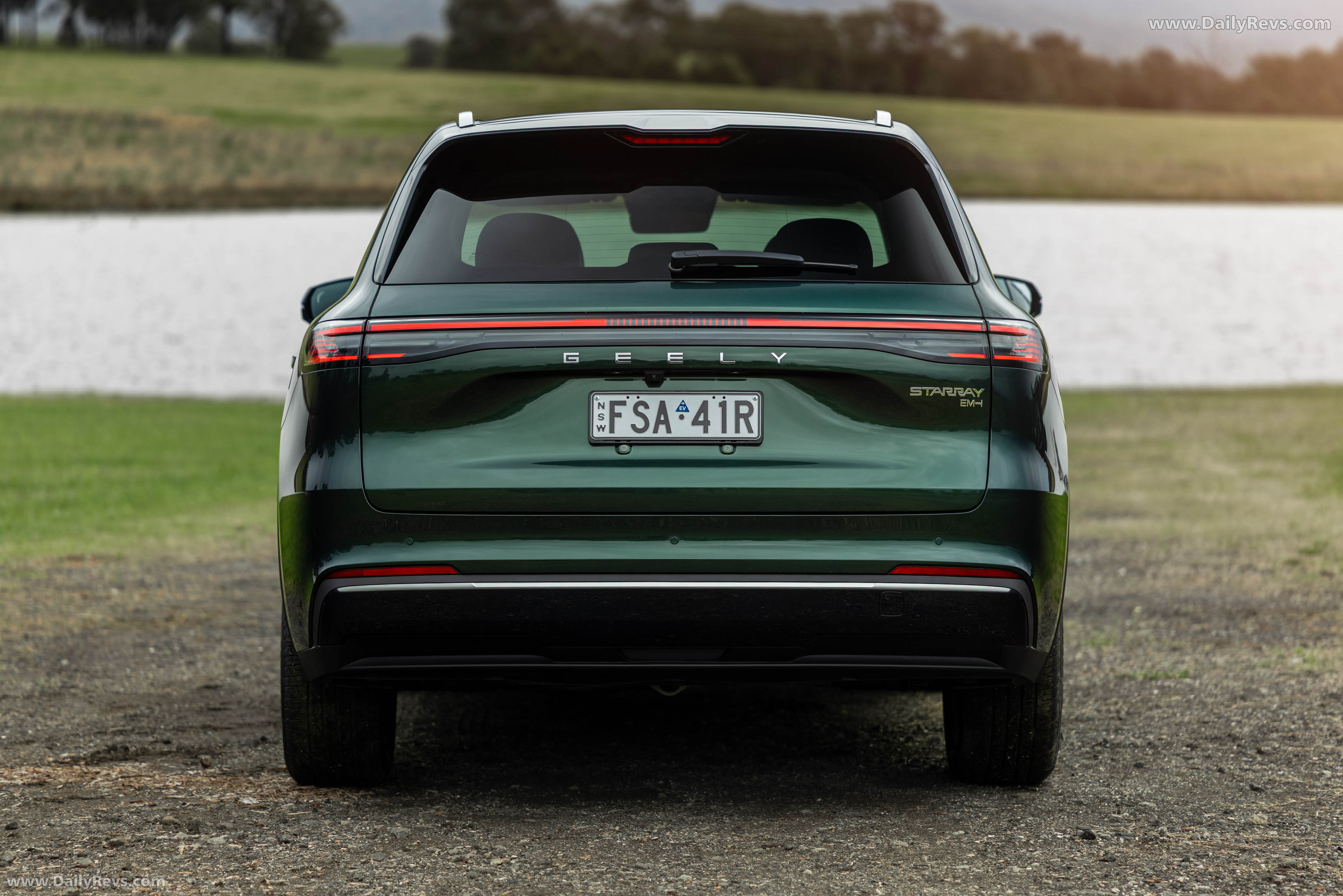 2026 Geely Starray EM-i: Advanced Super-Hybrid SUV Launches in ...