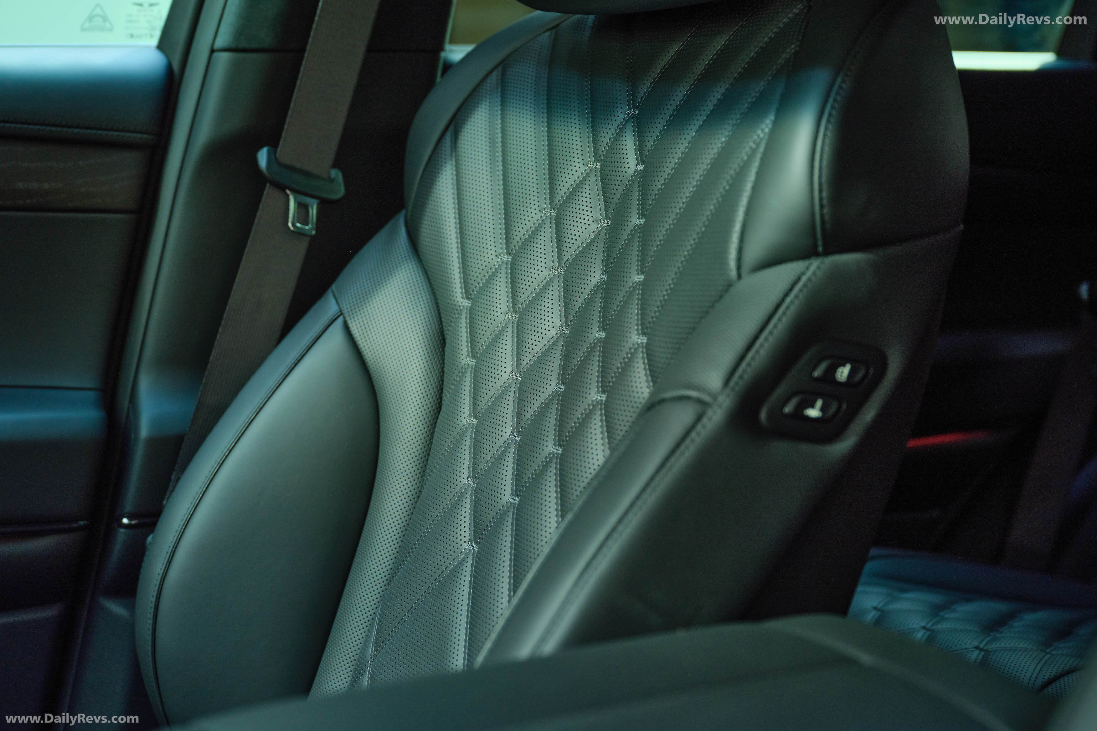 2026 Genesis GV80 Prestige Black Expands the SUV’s Design Range - DailyRevs