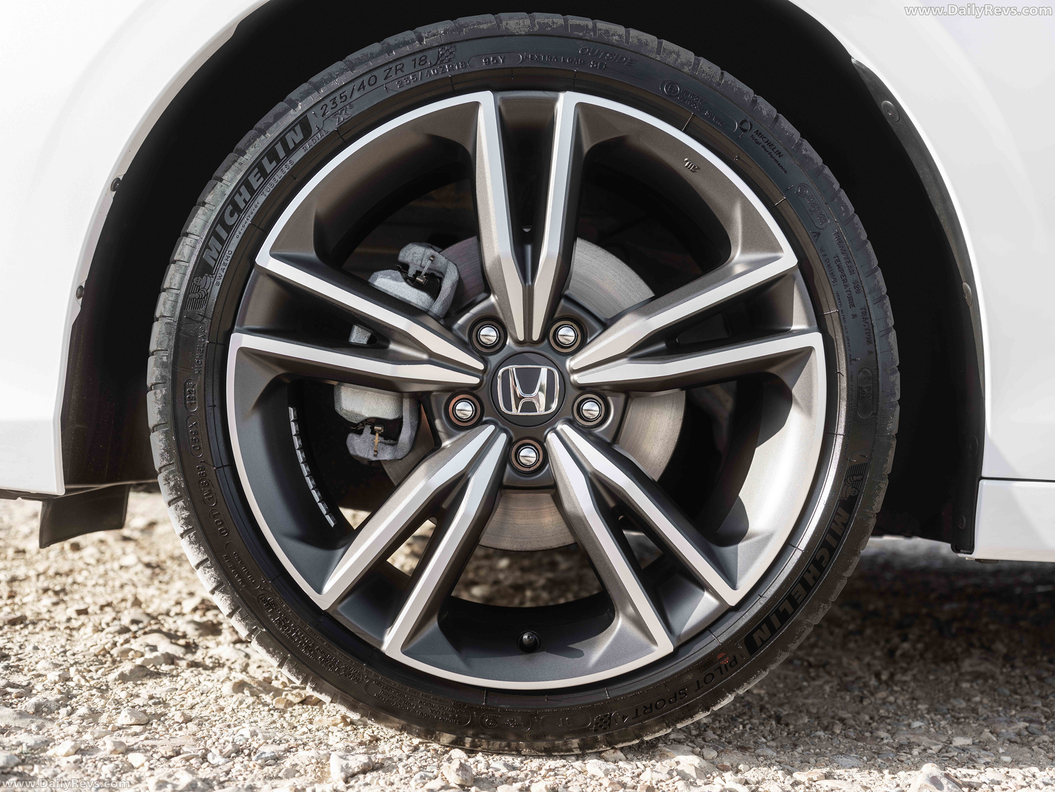 2025 Honda Civic eHEV European Version - Refined Hybrid Efficiency ...