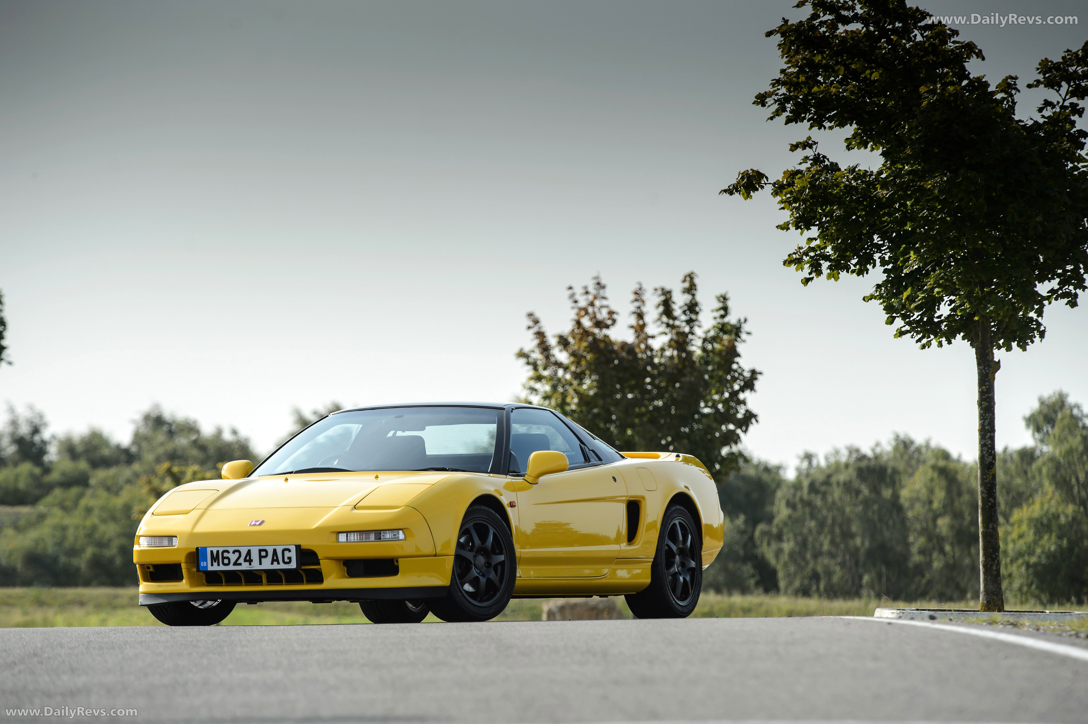 1992 Honda NSX-R - stripped away comfort for precision - DailyRevs