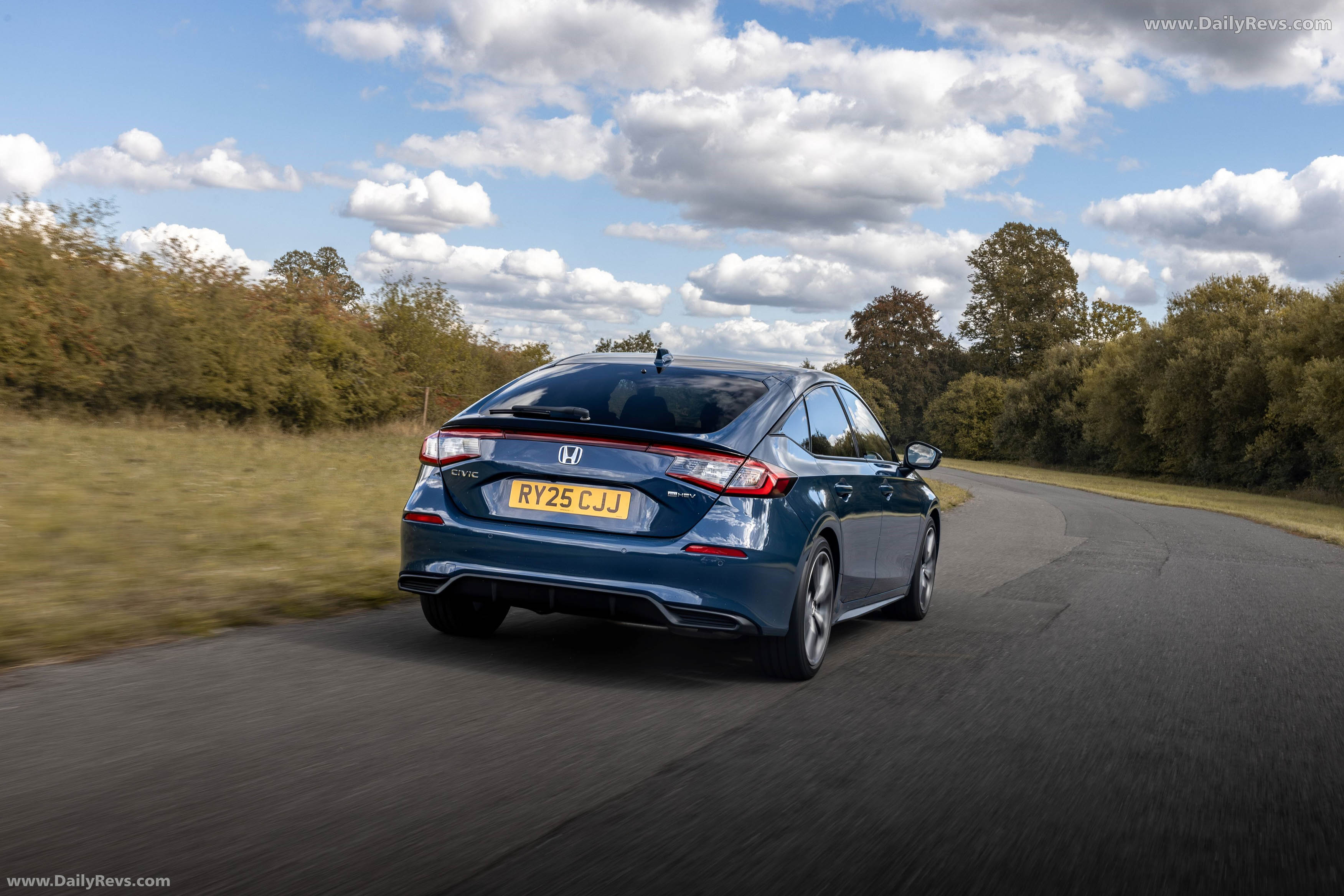 2025 Honda Civic eHEV UK Version: Celebrates 25 Years of Hybrid ...