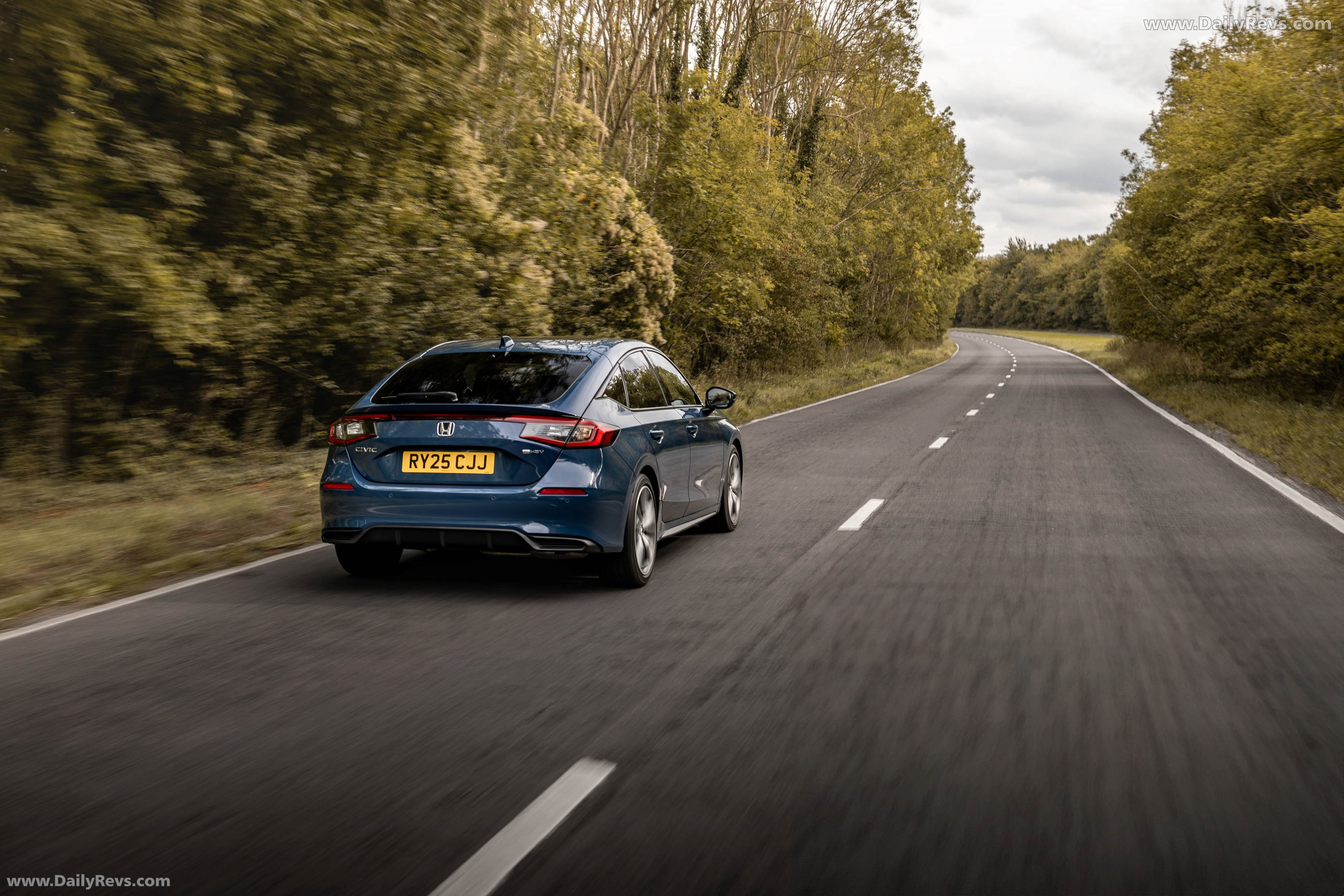 2025 Honda Civic eHEV UK Version: Celebrates 25 Years of Hybrid ...