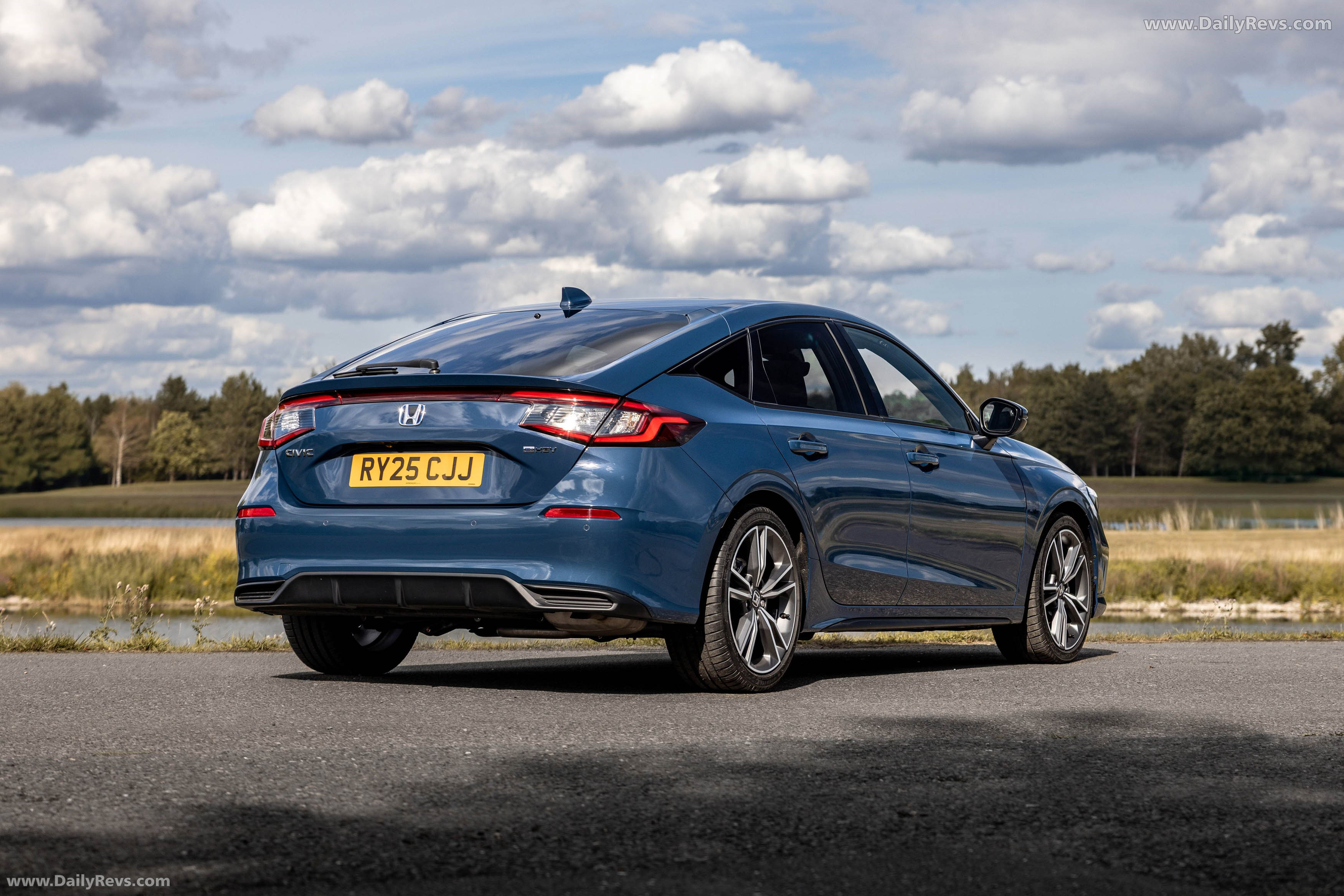2025 Honda Civic eHEV UK Version: Celebrates 25 Years of Hybrid ...