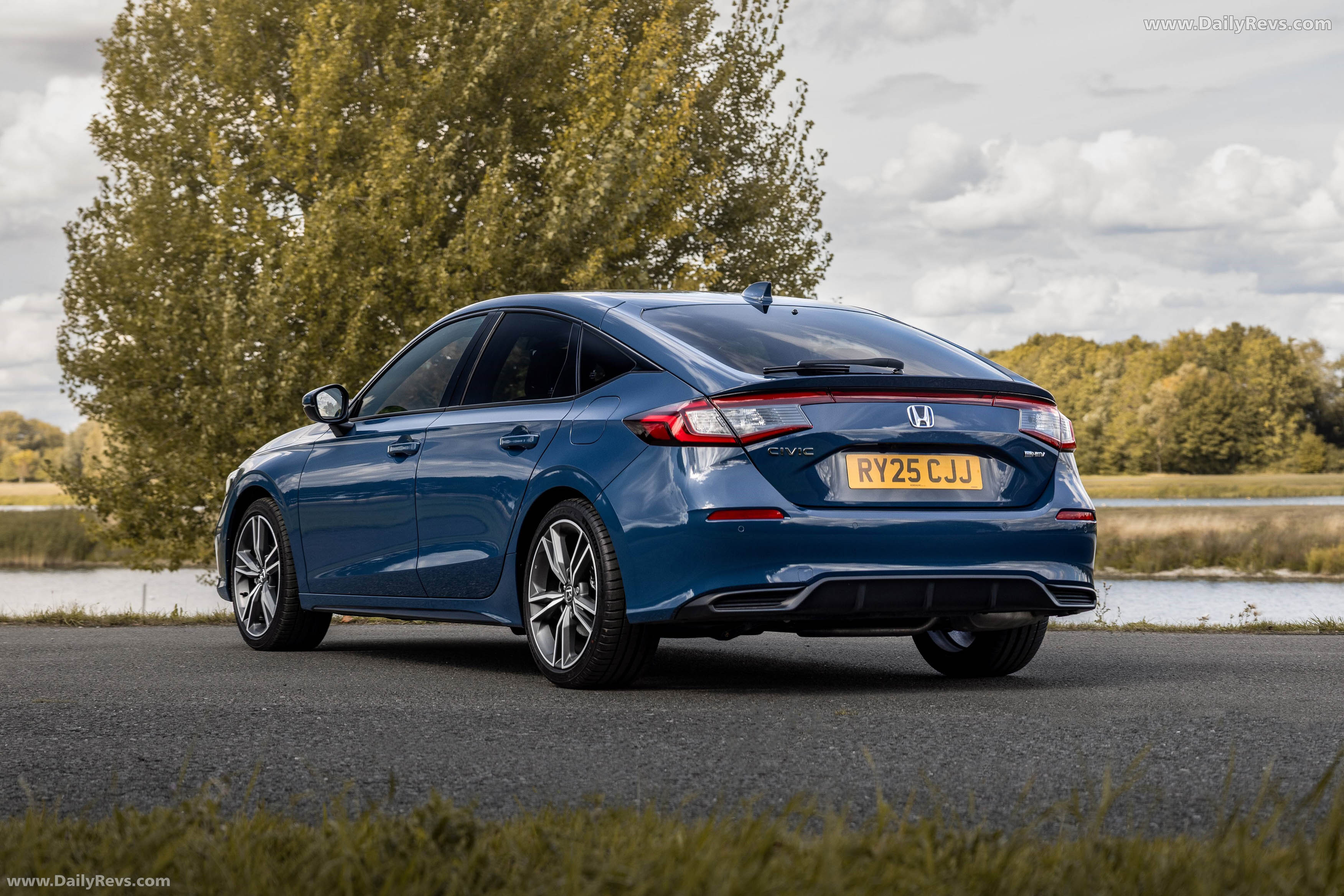 2025 Honda Civic eHEV UK Version: Celebrates 25 Years of Hybrid ...