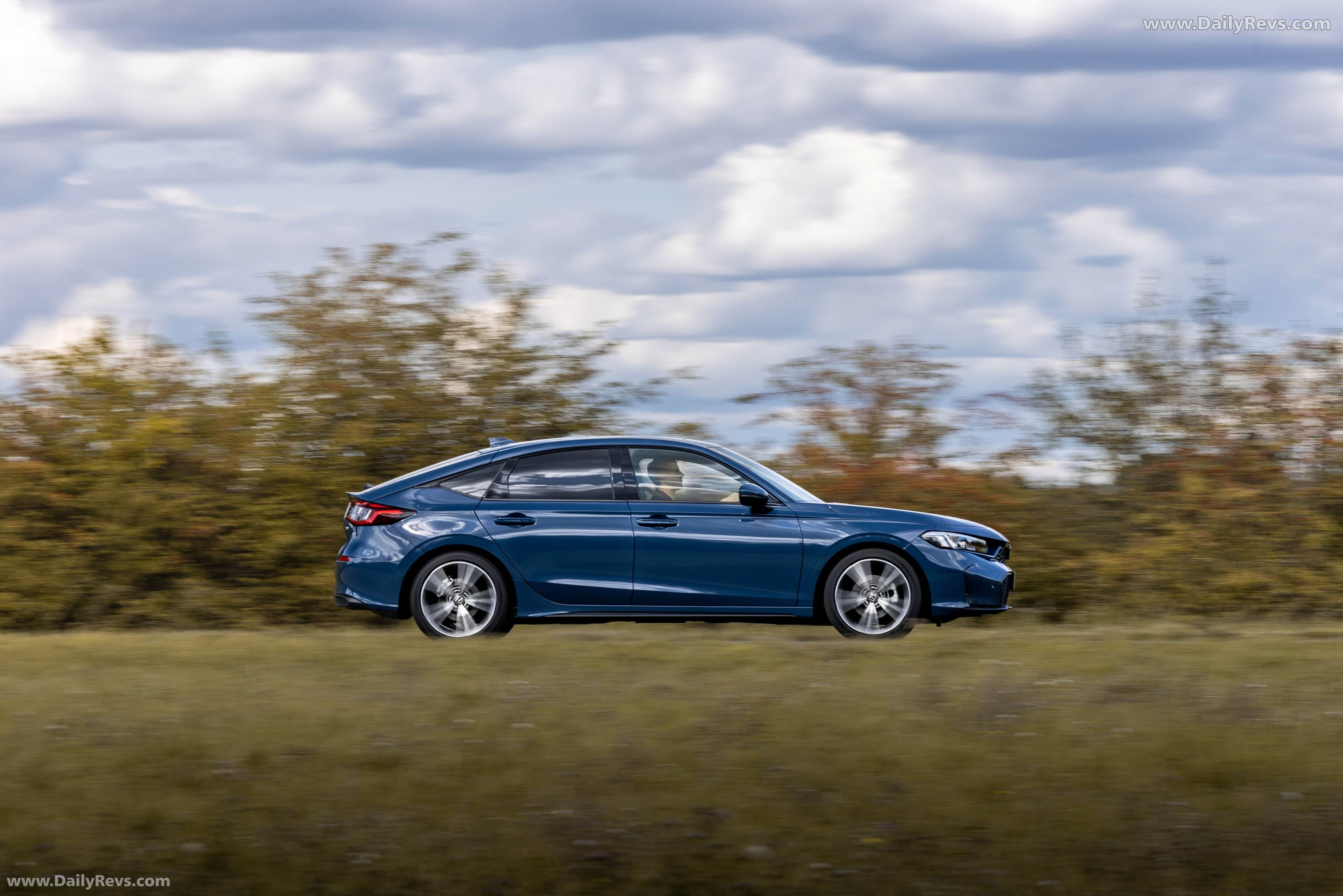 2025 Honda Civic eHEV UK Version: Celebrates 25 Years of Hybrid ...