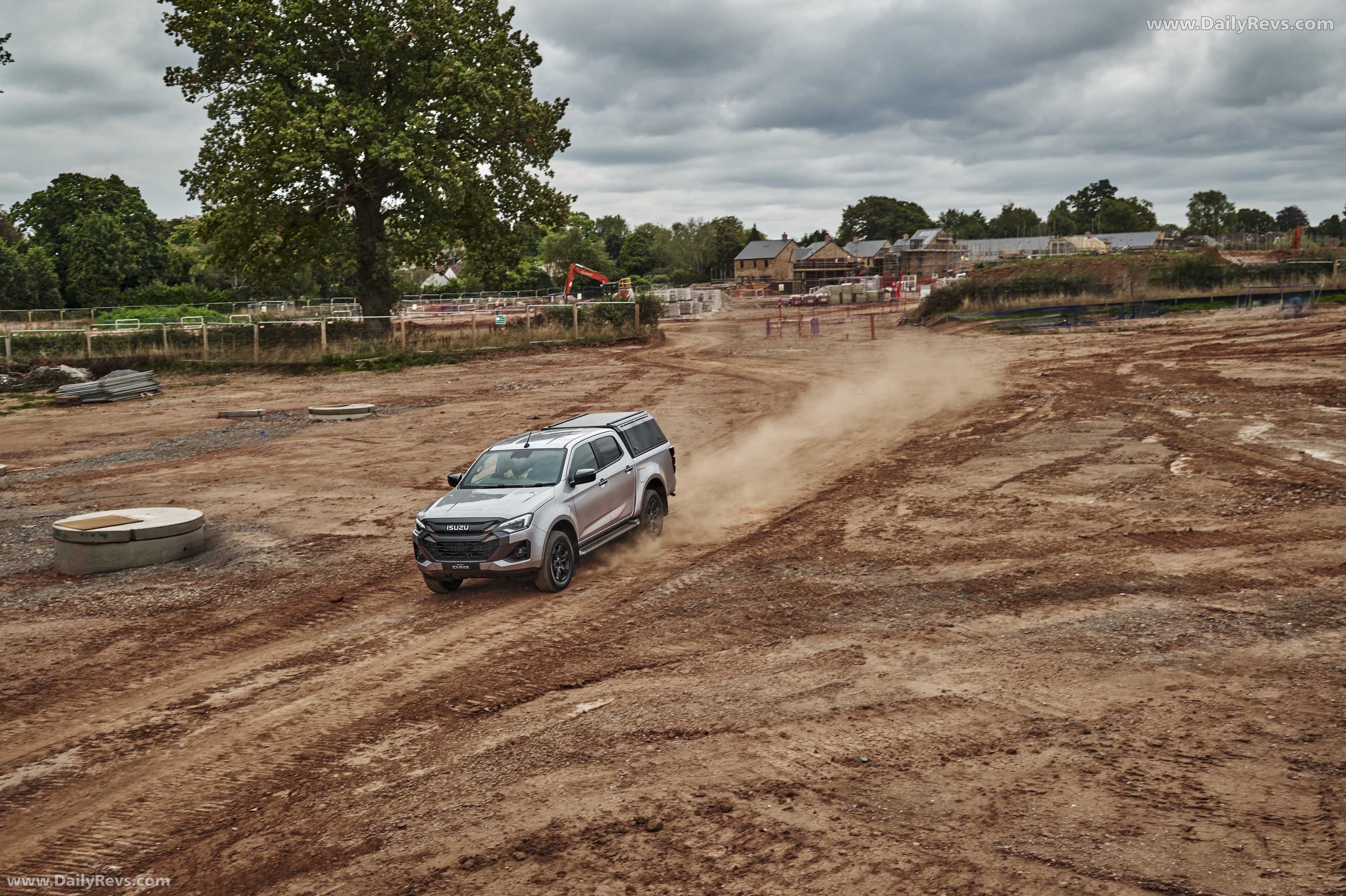 2026 Isuzu D-Max V-Cross Commercial - Ready for Duty - DailyRevs
