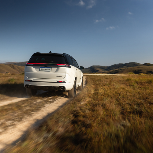 2026 Jeep Commander Blackhawk - A Jeep That Stays True to Its Core ...