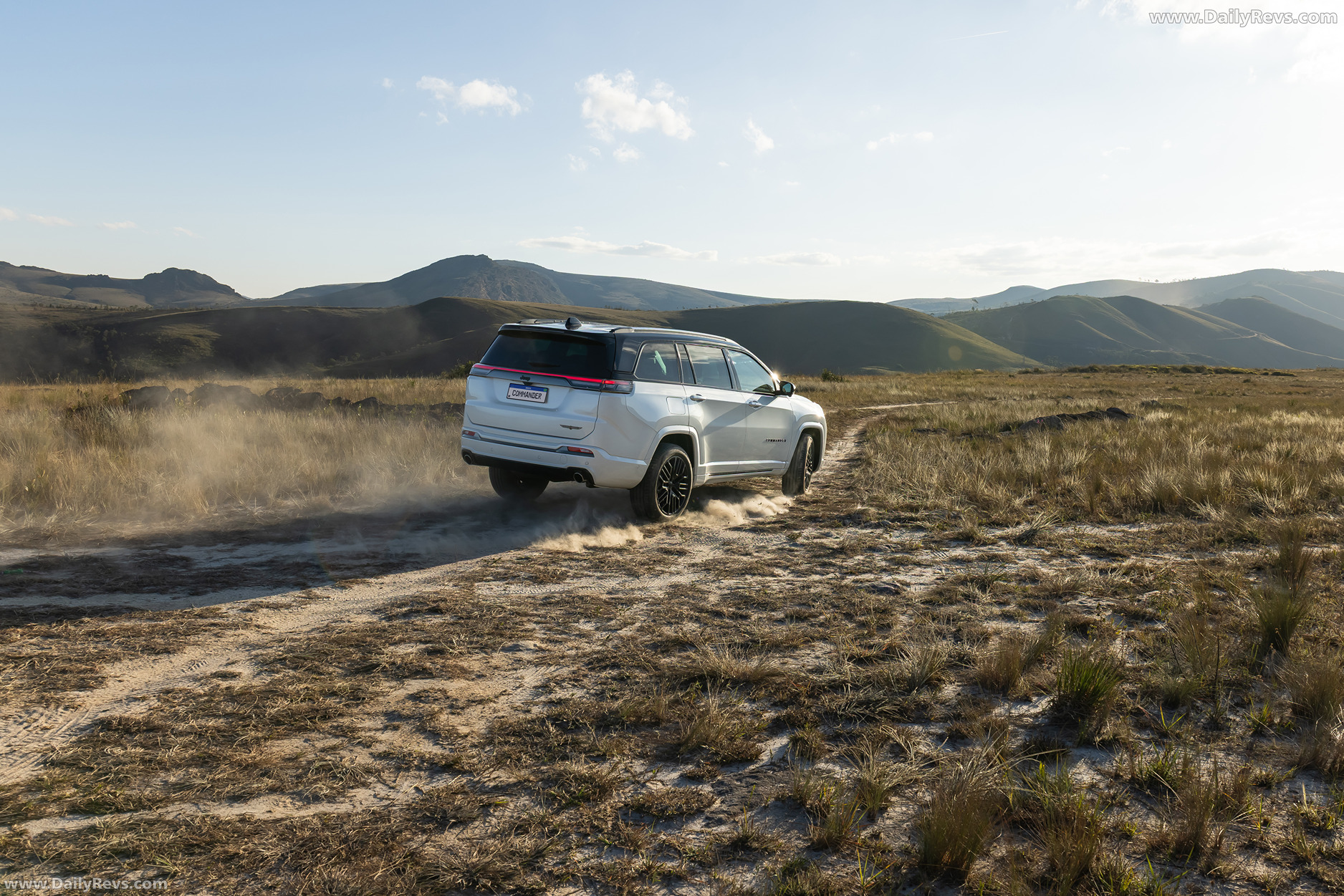 2026 Jeep Commander Blackhawk - A Jeep That Stays True to Its Core ...