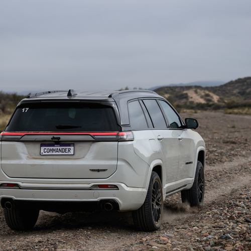 2026 Jeep Commander Blackhawk - A Jeep That Stays True to Its Core ...
