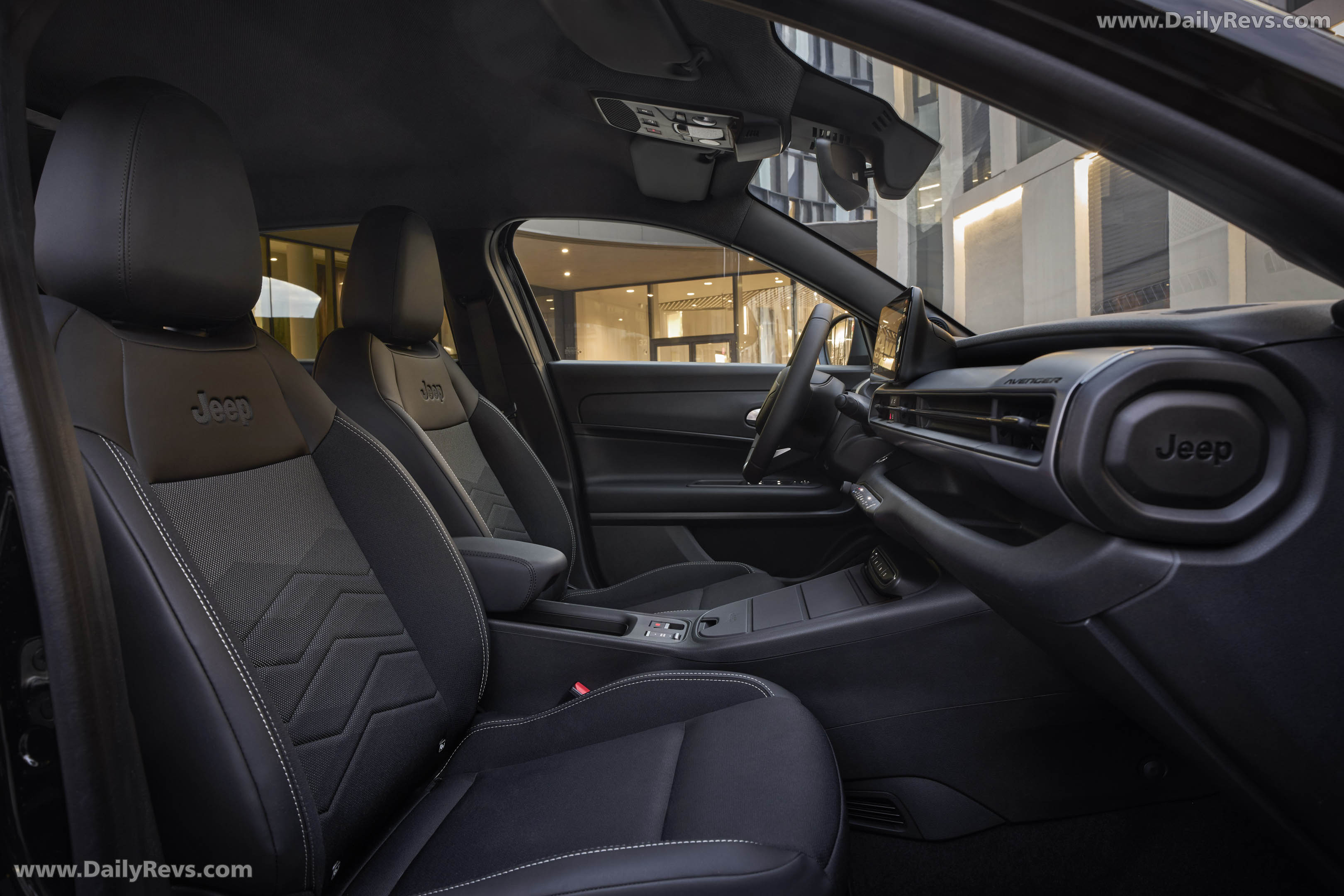 2026 Jeep Avenger Black Edition Sharpens a Bestseller - DailyRevs