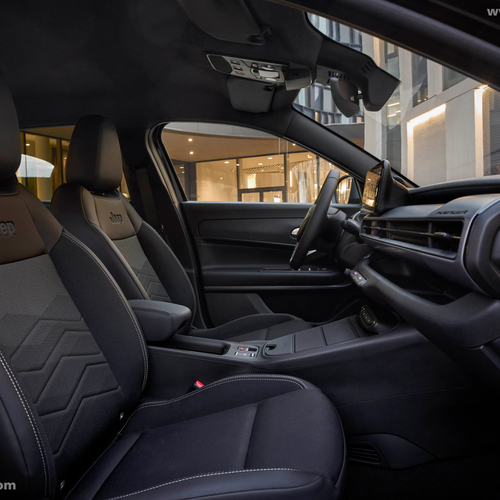 2026 Jeep Avenger Black Edition Sharpens a Bestseller - DailyRevs