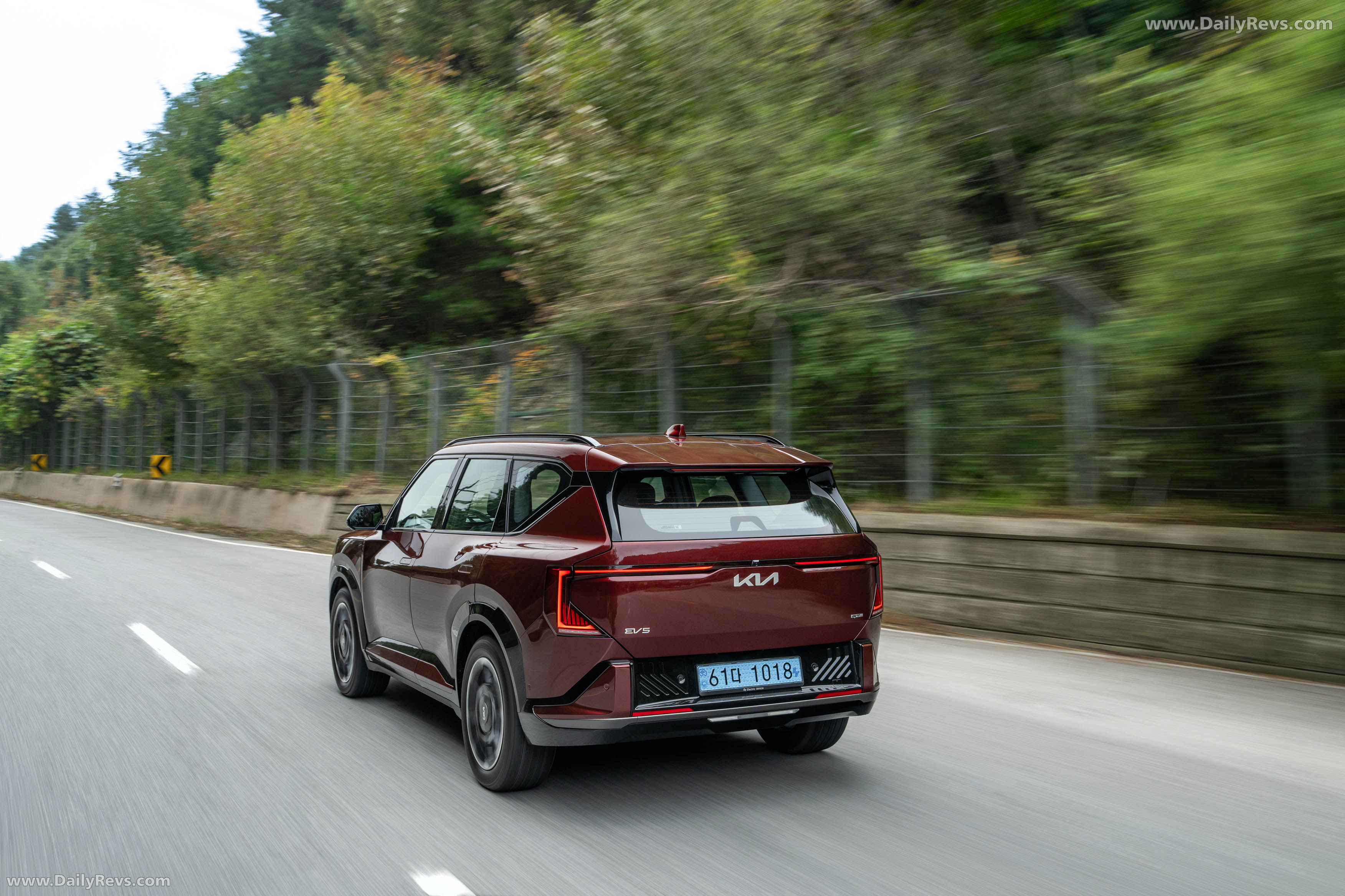 2026 Kia EV5 GT-Line Magma Red - Kia Expands The Brand's Global EV ...
