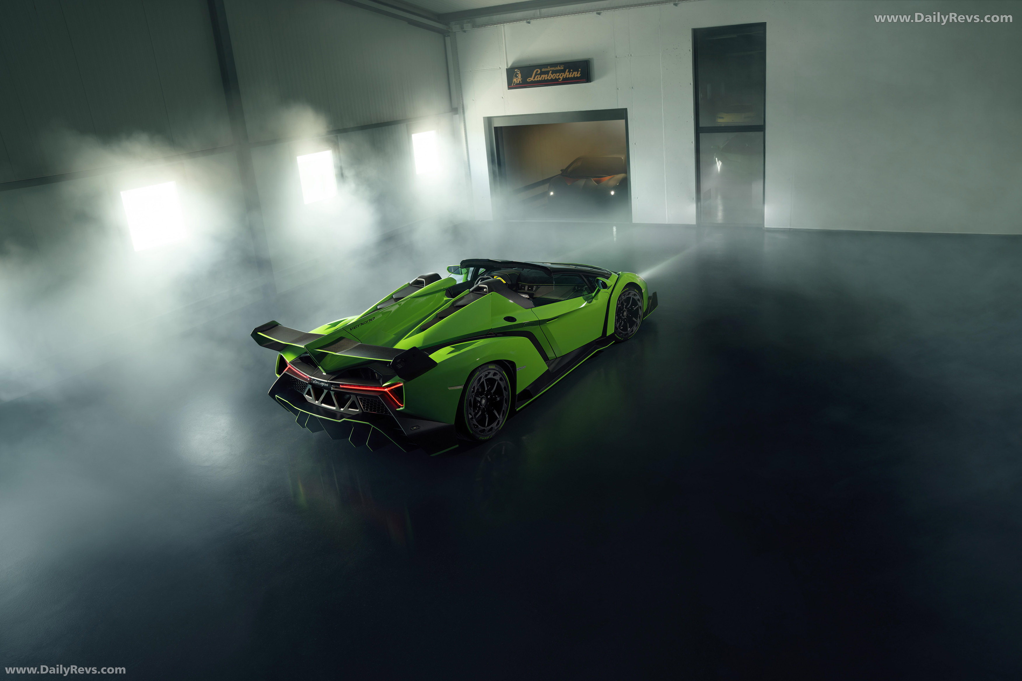 2014 Lamborghini Veneno Roadster: Open-Top Racing Prototype Brought to ...