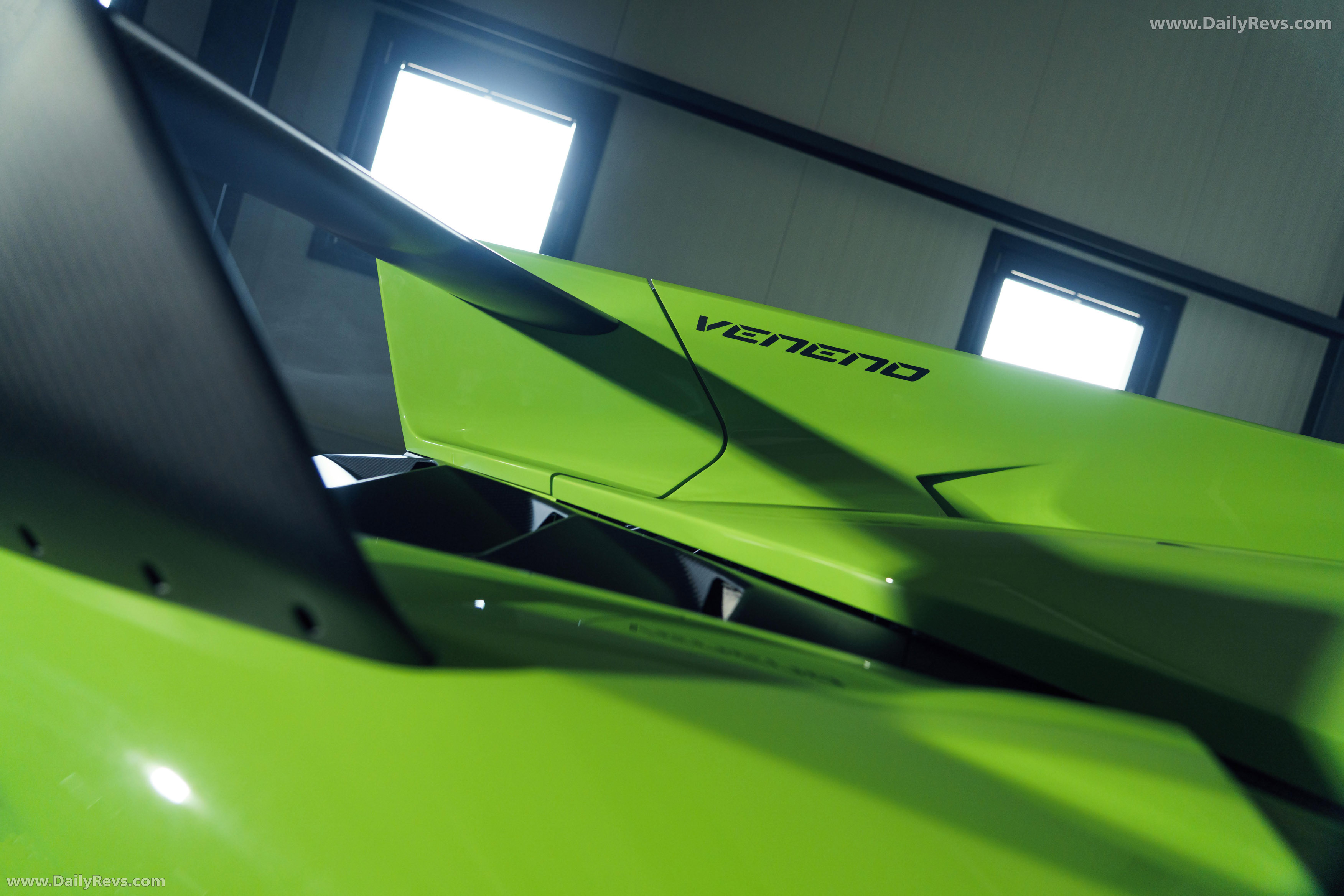2014 Lamborghini Veneno Roadster: Open-Top Racing Prototype Brought to ...
